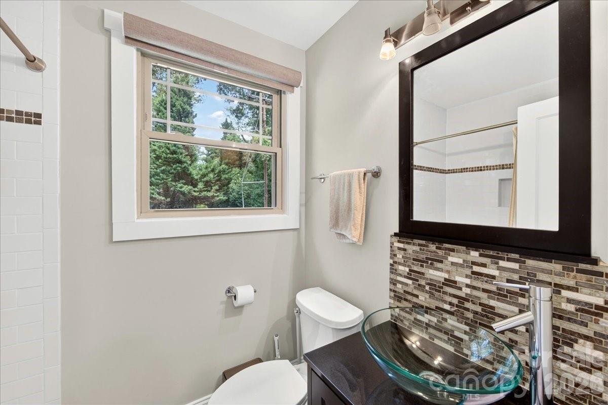 Home for sale at 2120 Dalehurst Drive, Charlotte, NC — photo 35 of 40