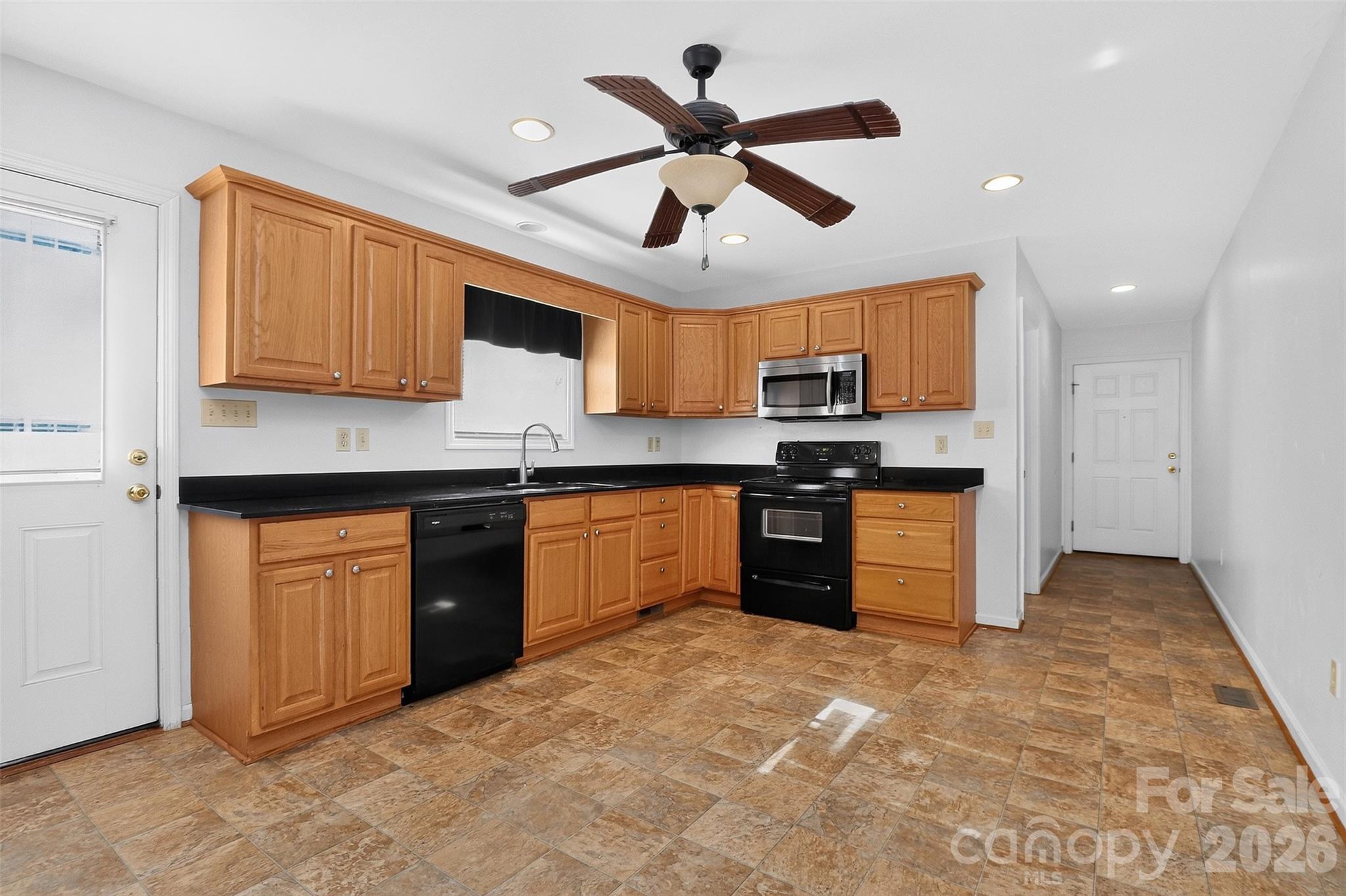 Photo 5 of 221 S Potter Road, Lancaster, SC