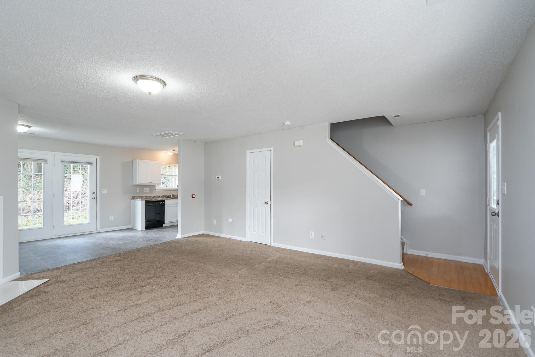 Photo 6 of 8016 Bronze Pike Drive, Charlotte, NC