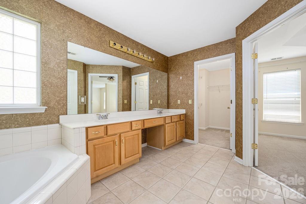 9512 Autumn Applause Drive, Charlotte, NC - photo 29 of 49