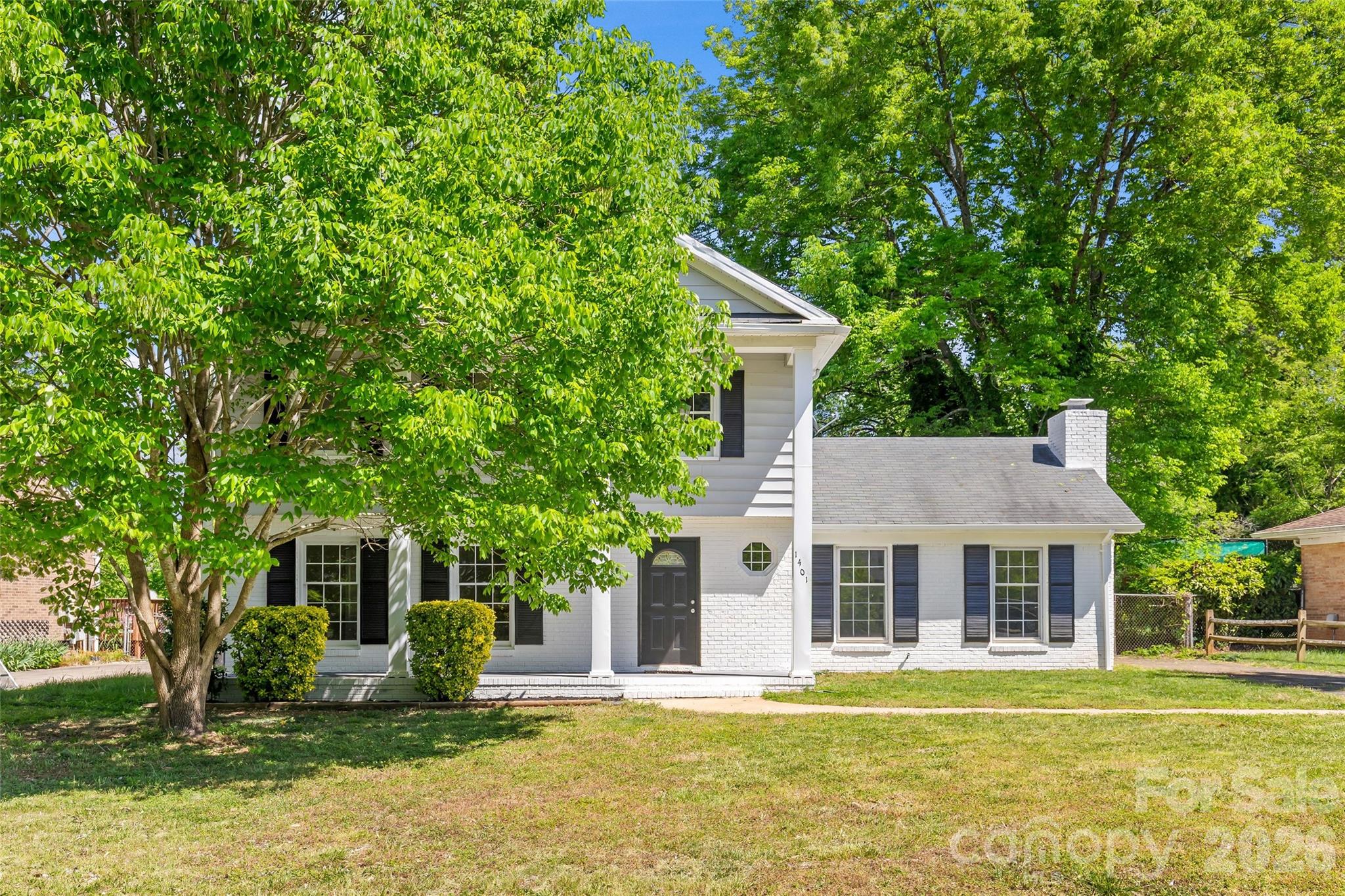 Photo 2 of 1401 Cedarwood Lane, Charlotte, NC