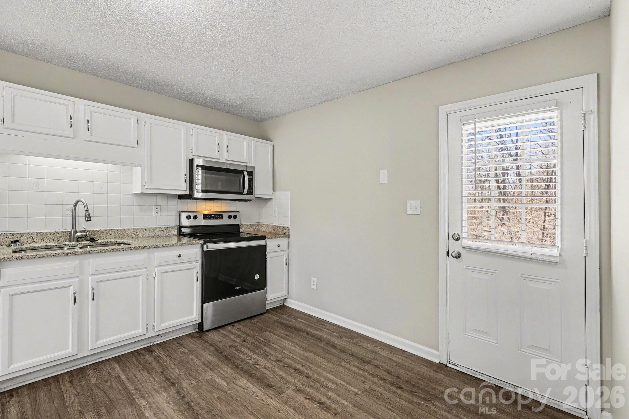 Photo 7 of 5932 Scots Bluff Drive, Charlotte, NC