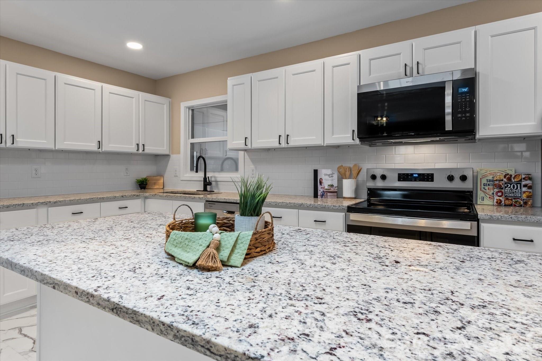 1090 Shalimar Drive, Winston Salem, NC - photo 4 of 32