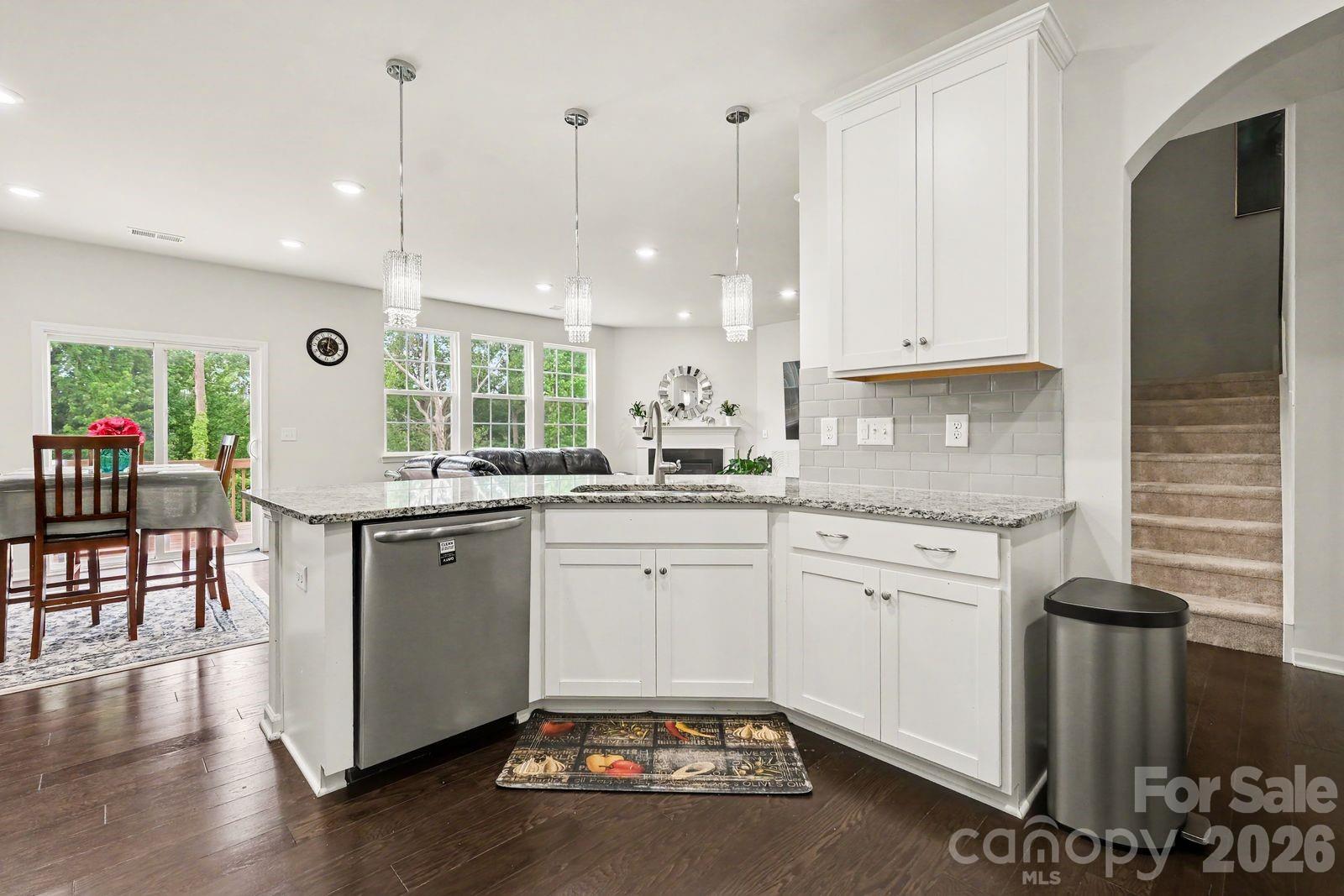 1031 Lookout Shoals Drive, Fort Mill, SC - photo 7 of 49