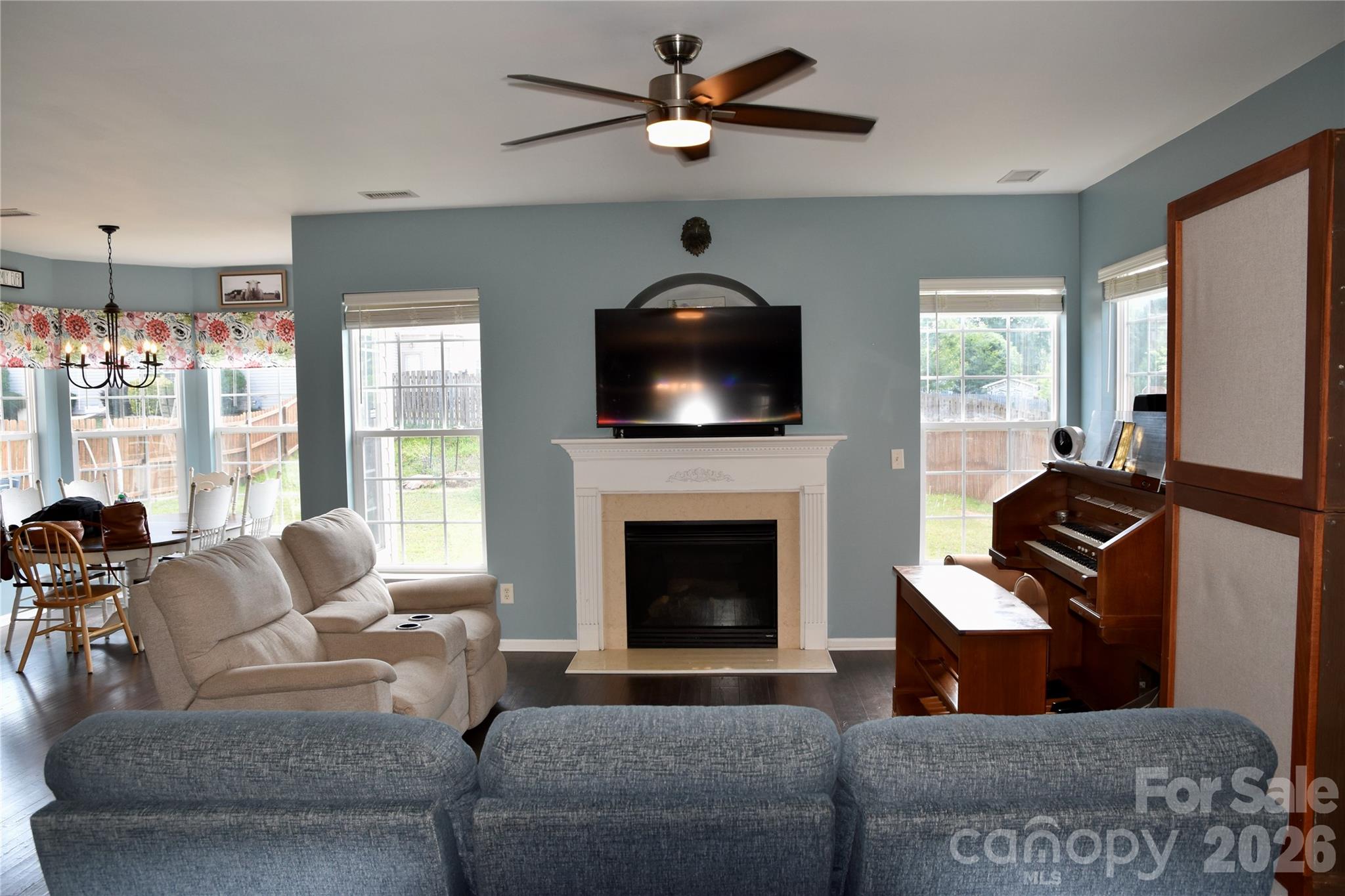 9007 Goldfields Drive, Charlotte, NC - photo 4 of 28