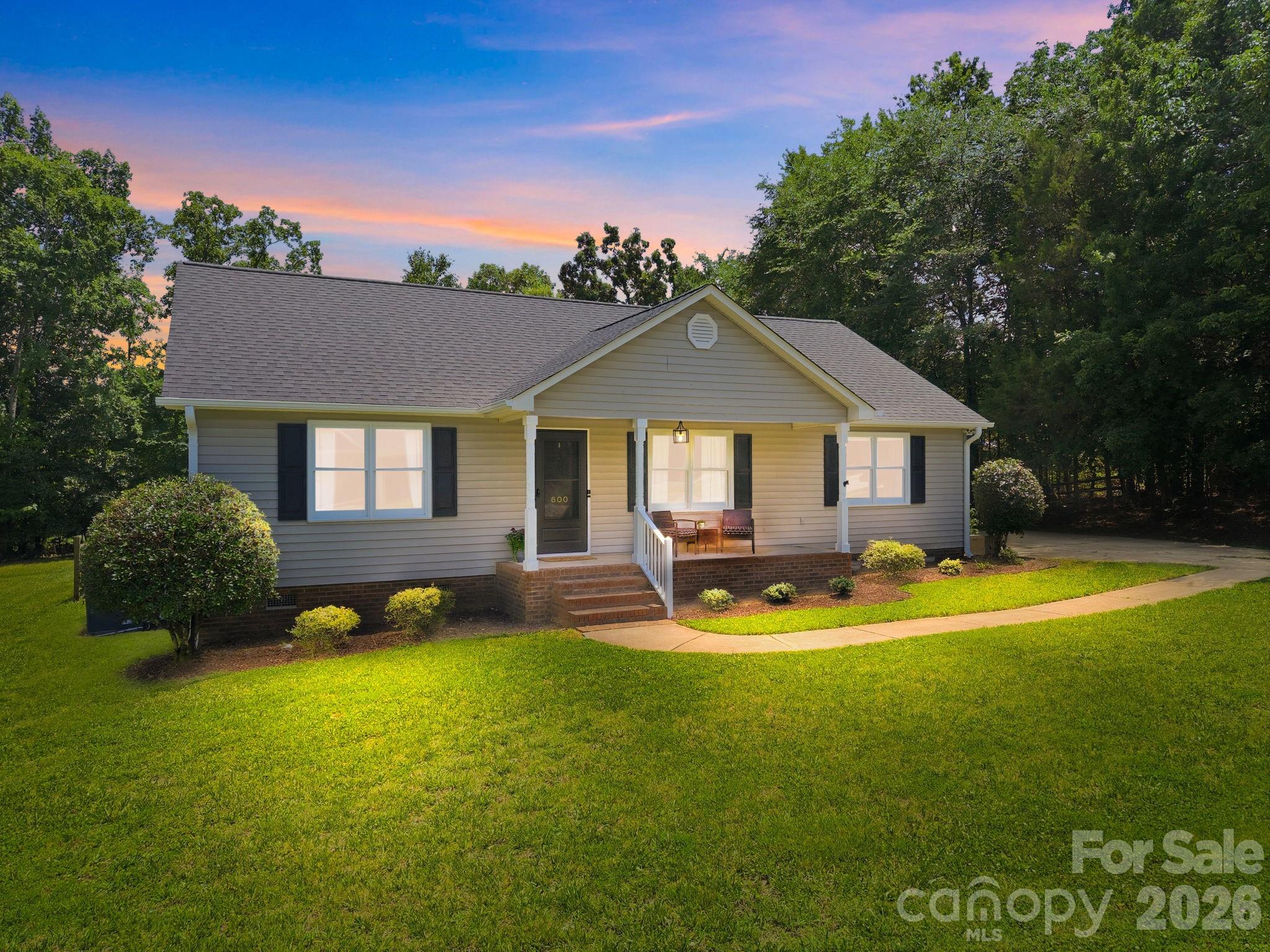 Home for sale at 600 Gray Drive, Charlotte, NC — photo 1 of 40