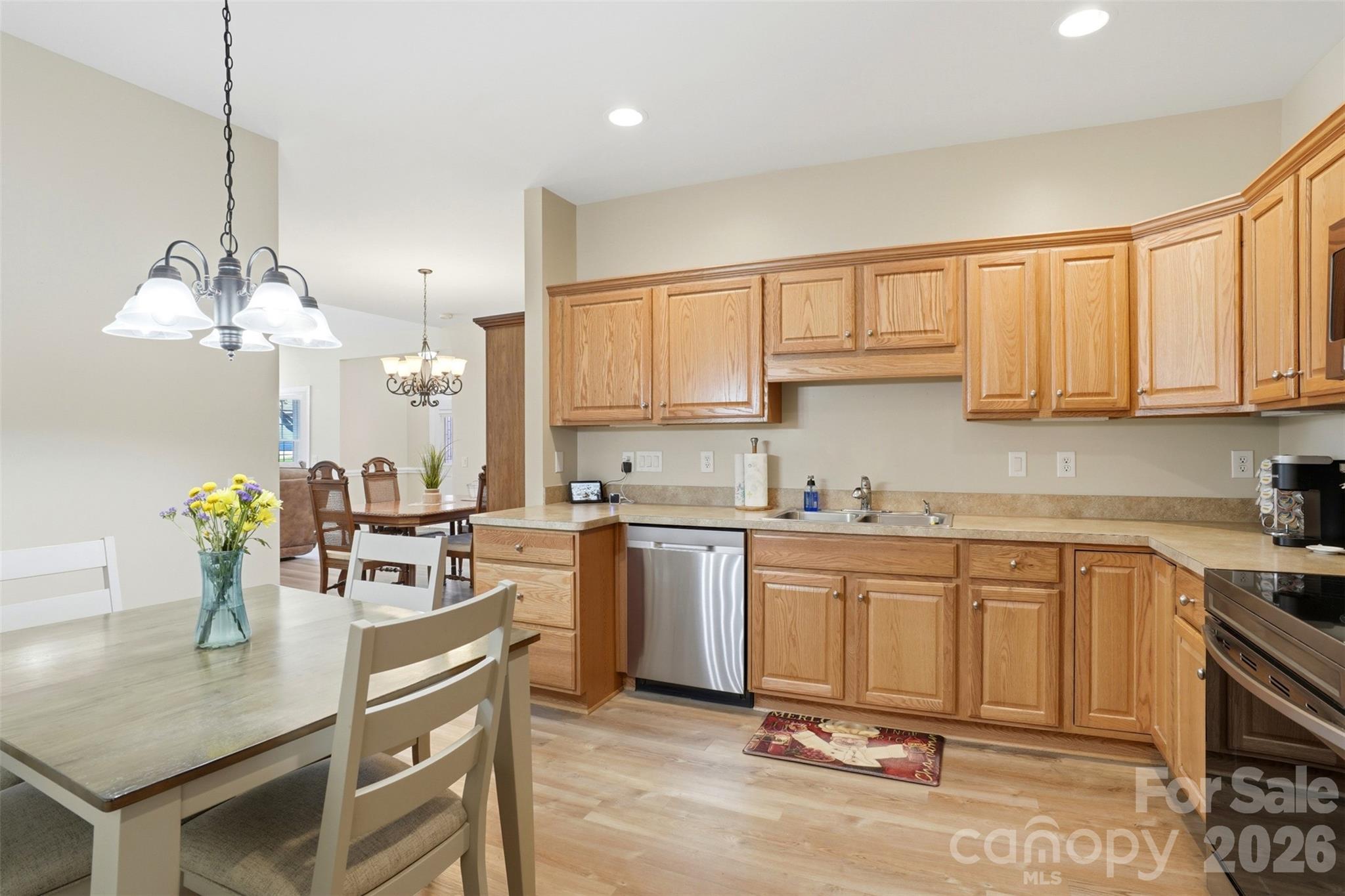 2118 N Castle Court, Matthews, NC - photo 12 of 37