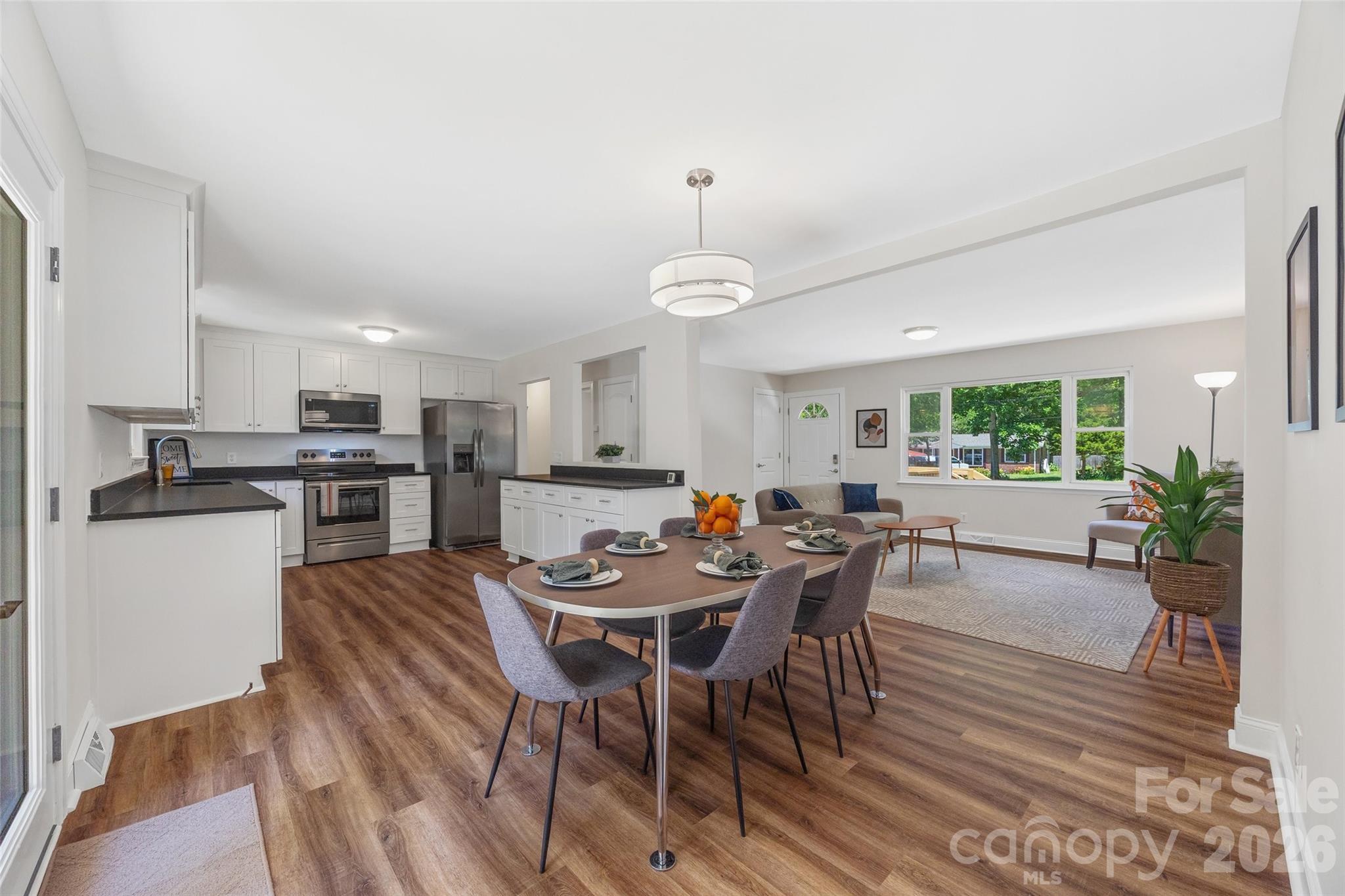Photo 8 of 2111 Shalimar Drive, Charlotte, NC