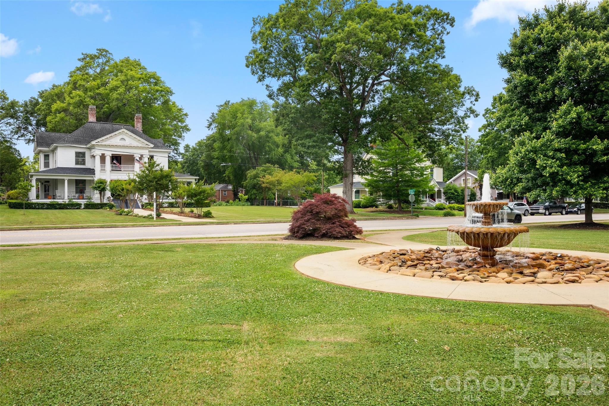 530 E Rutledge Avenue, Gaffney, SC - photo 2 of 48