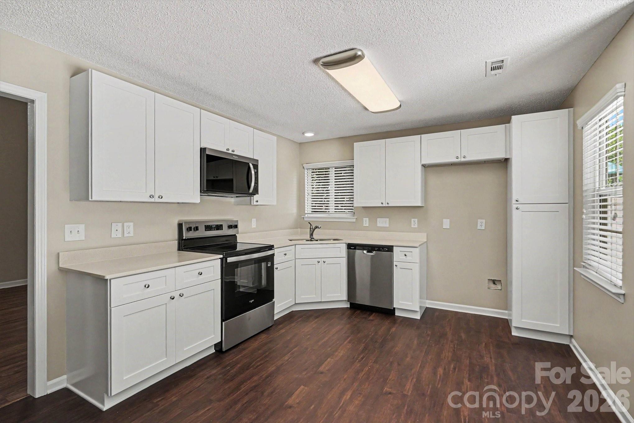 Photo 5 of 5615 Waverly Lynn Lane, Charlotte, NC