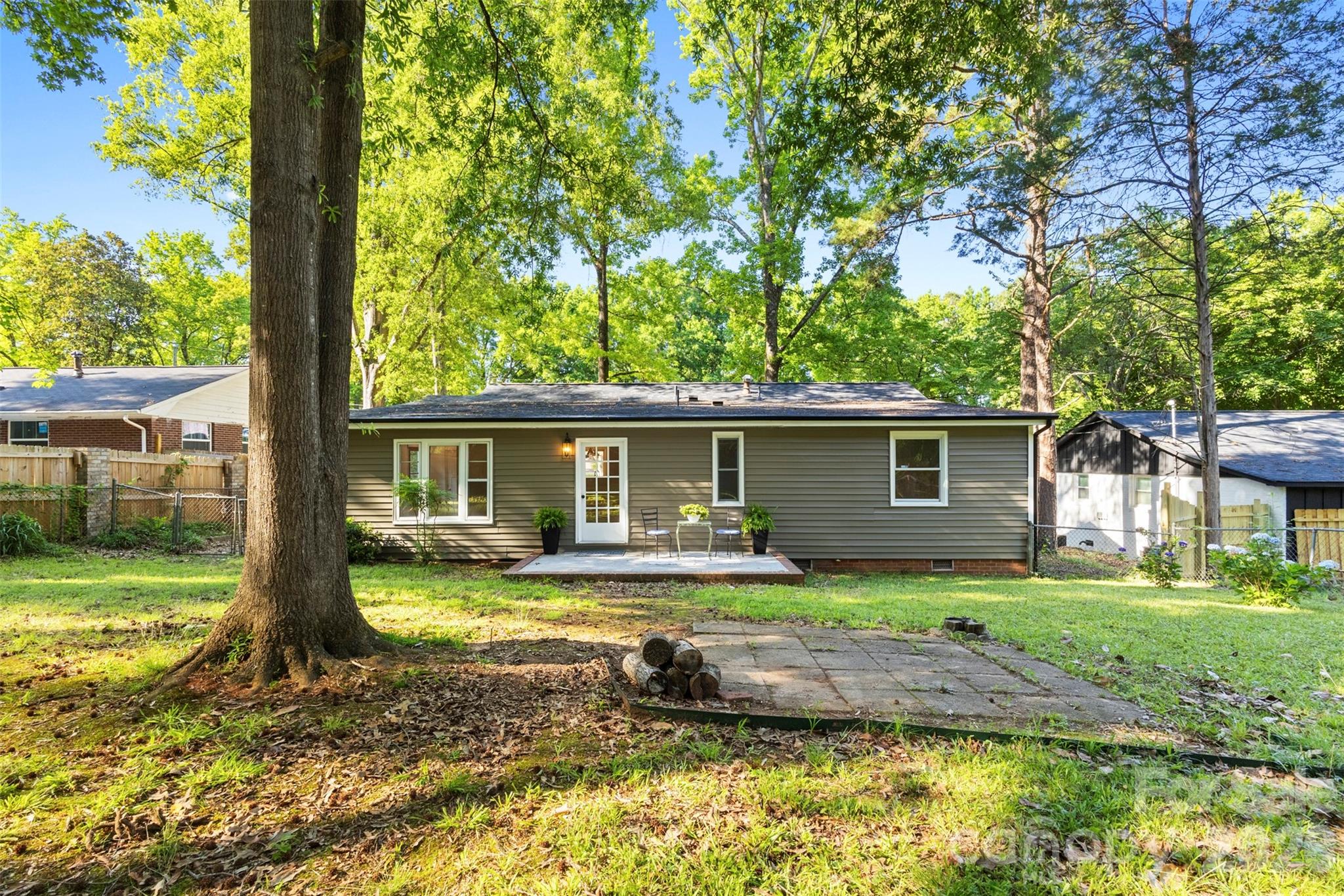 Photo 38 of 3840 Colebrook Road, Charlotte, NC