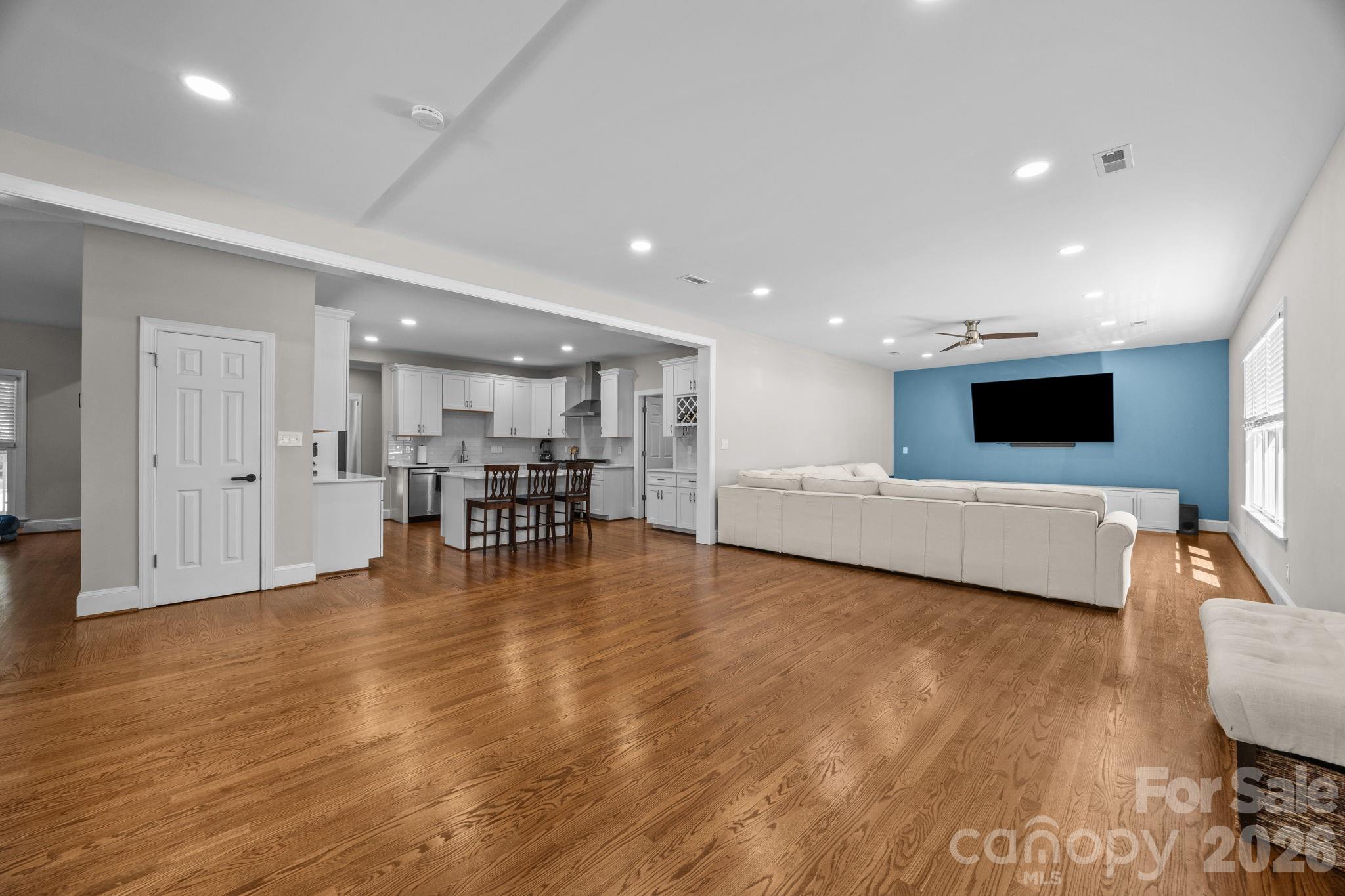 908 Woodhurst Drive, Wesley Chapel, NC - photo 9 of 49