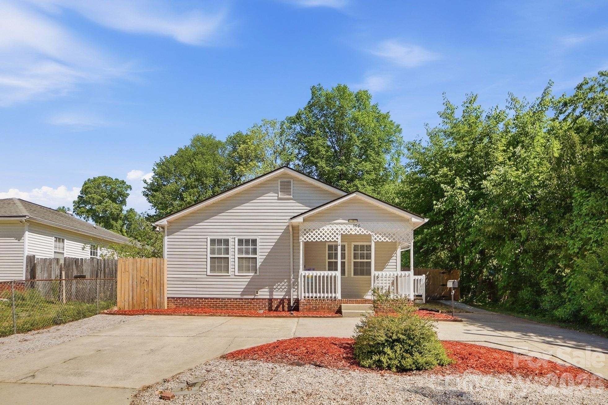 Photo 2 of 906 Key Street, Charlotte, NC