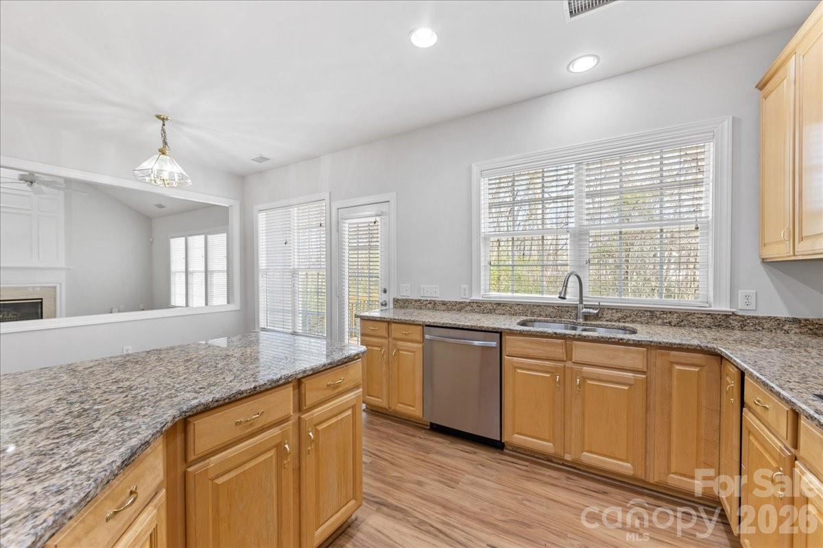 Photo 12 of 11143 Knight Castle Drive20, Charlotte, NC