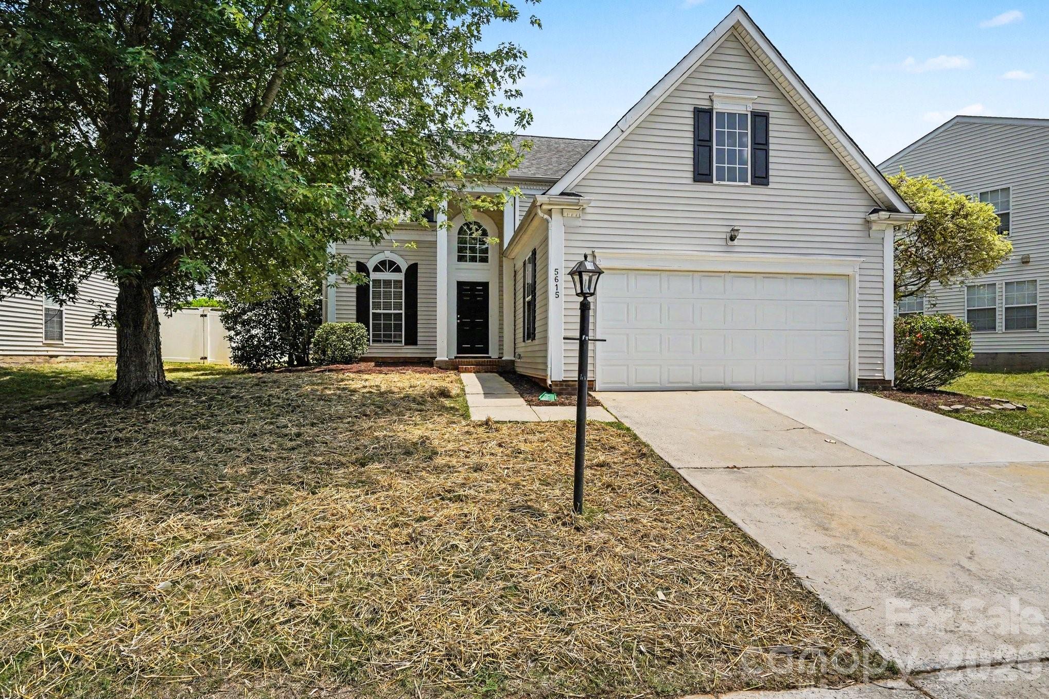 Photo 2 of 5615 Waverly Lynn Lane, Charlotte, NC