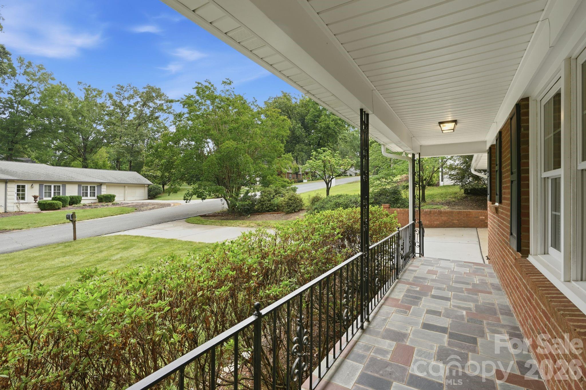 Photo 2 of 926 Shady Bluff Drive, Charlotte, NC
