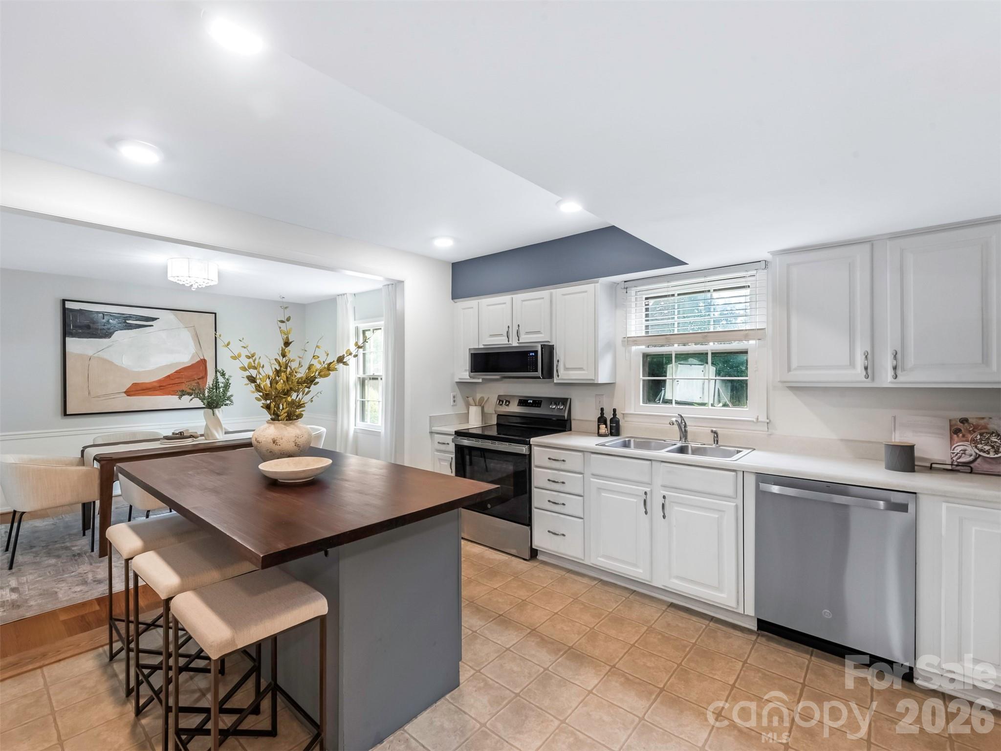 Photo 9 of 1429 Mcilroy Road, Charlotte, NC