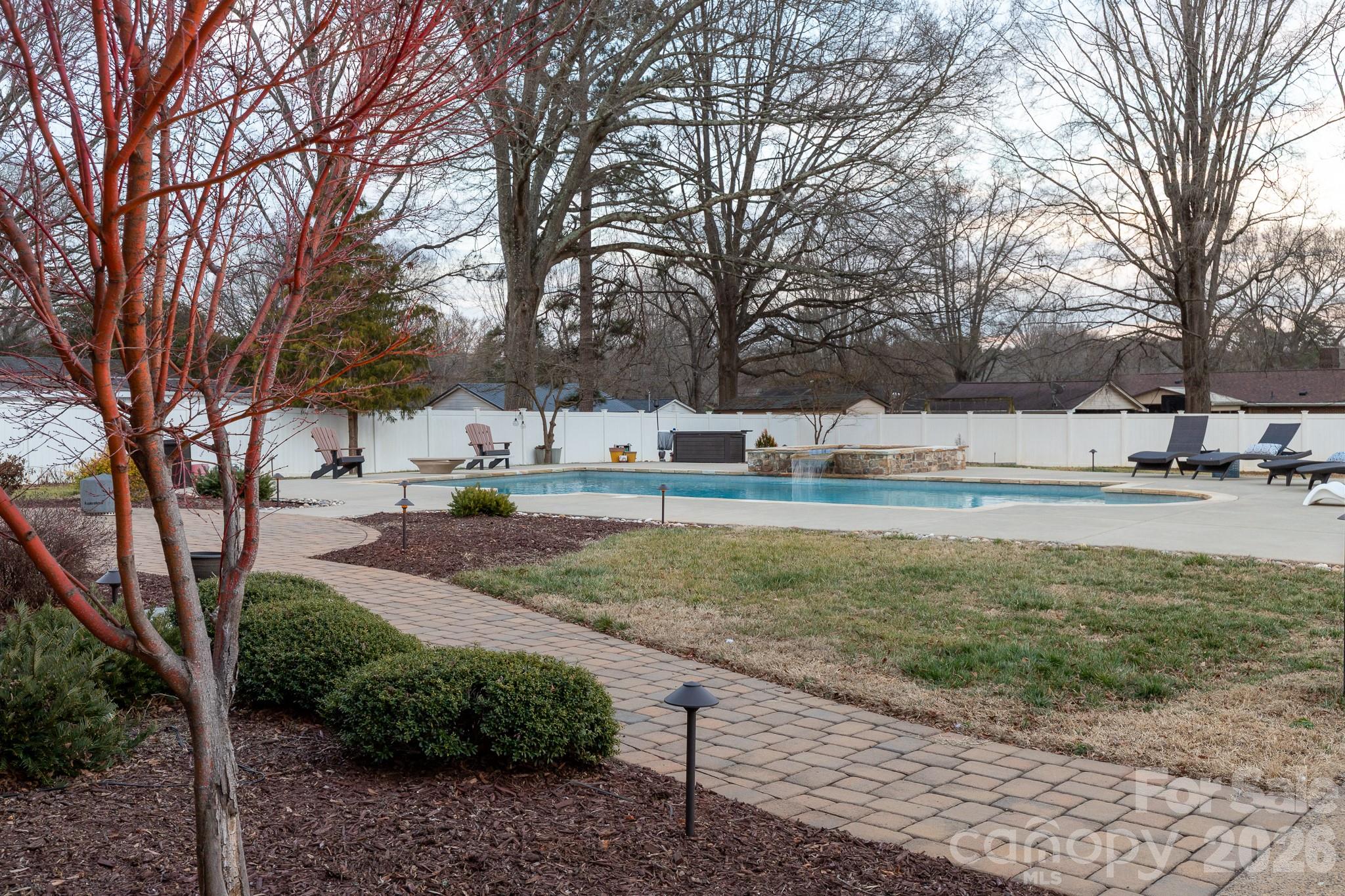 Home for sale at 813 W Mountain Street, Kings Mountain, NC — photo 10 of 38