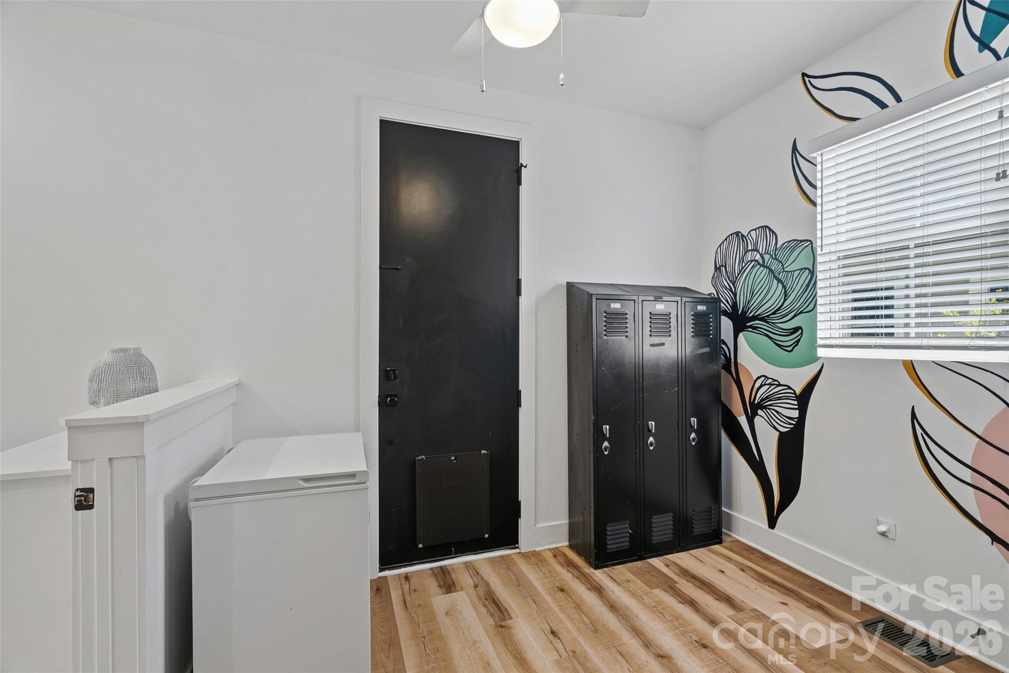 Photo 13 of 1642 Longfellow Street, Charlotte, NC
