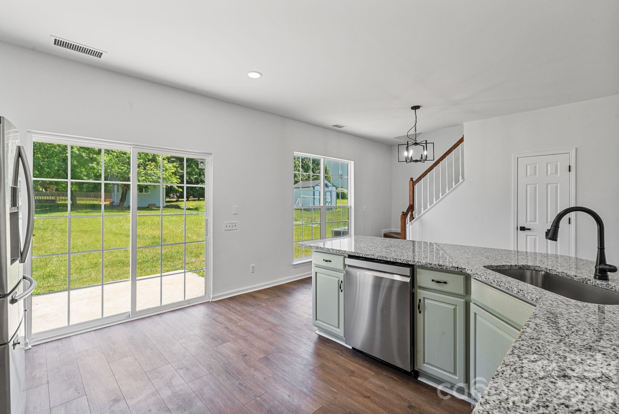 Photo 19 of 10410 Roundleaf Drive, Charlotte, NC