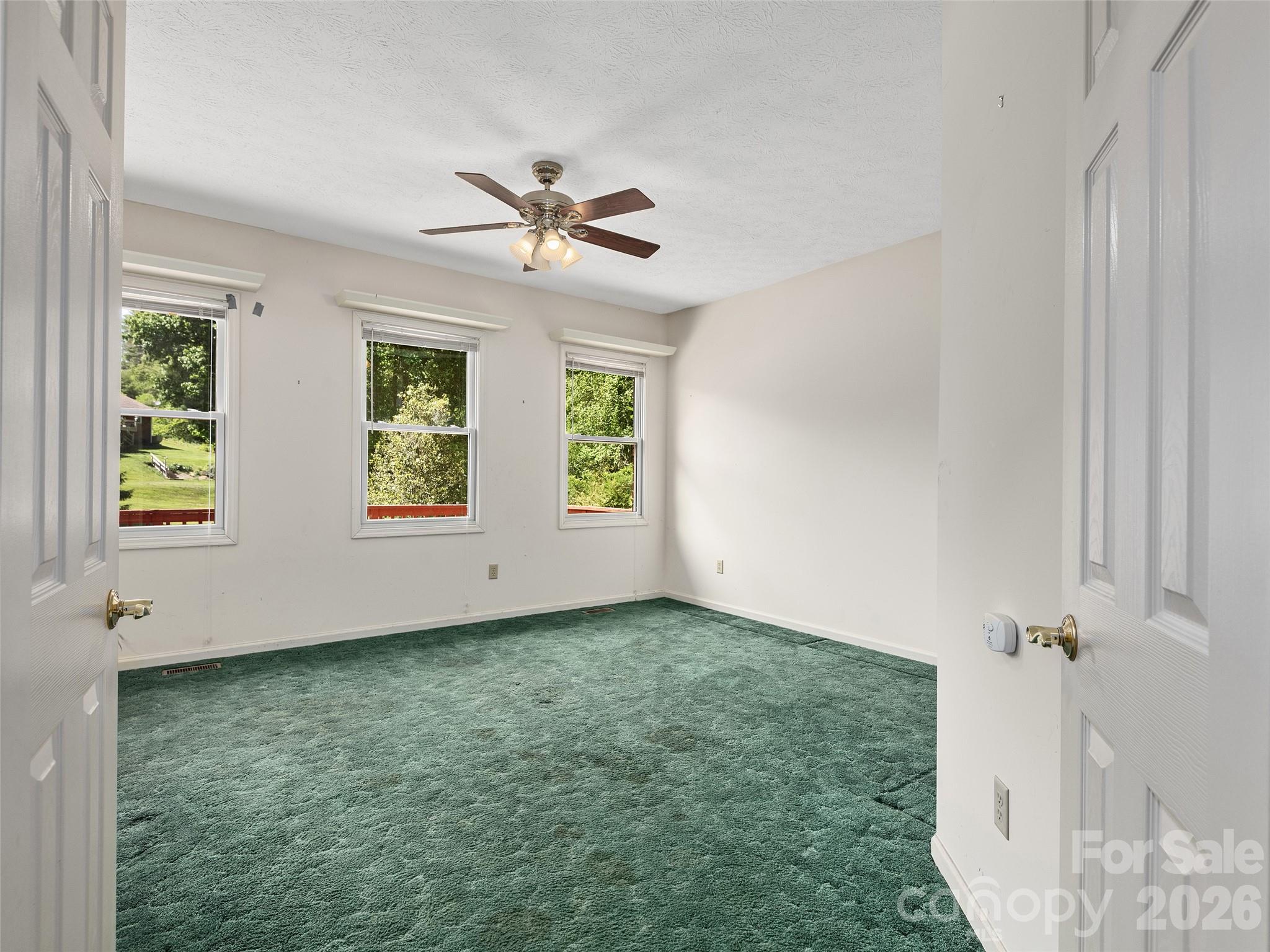 39 Beaumont Drive, Hendersonville, NC - photo 14 of 36