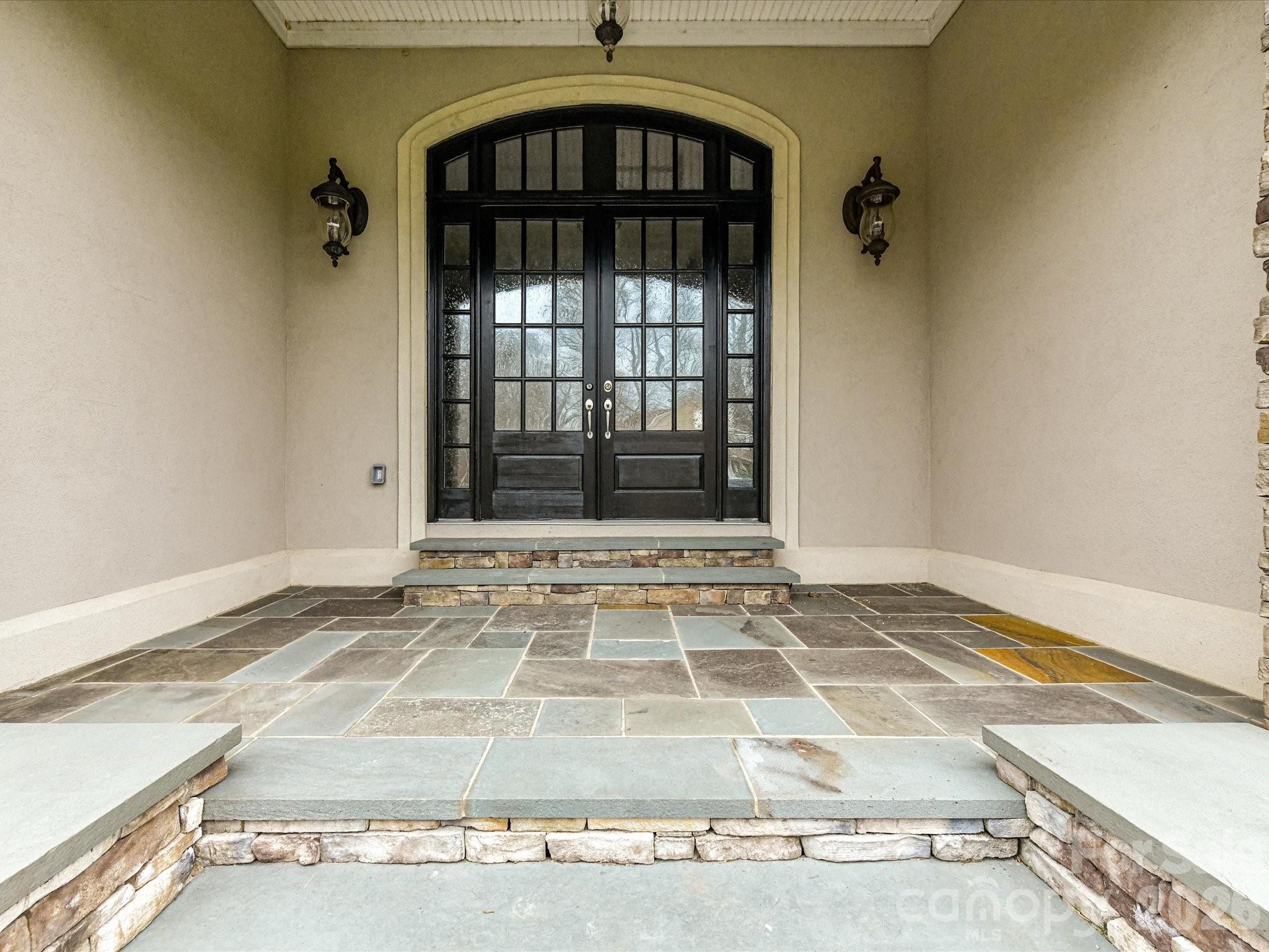 Photo 4 of 1805 Mt Isle Harbor Drive, Charlotte, NC