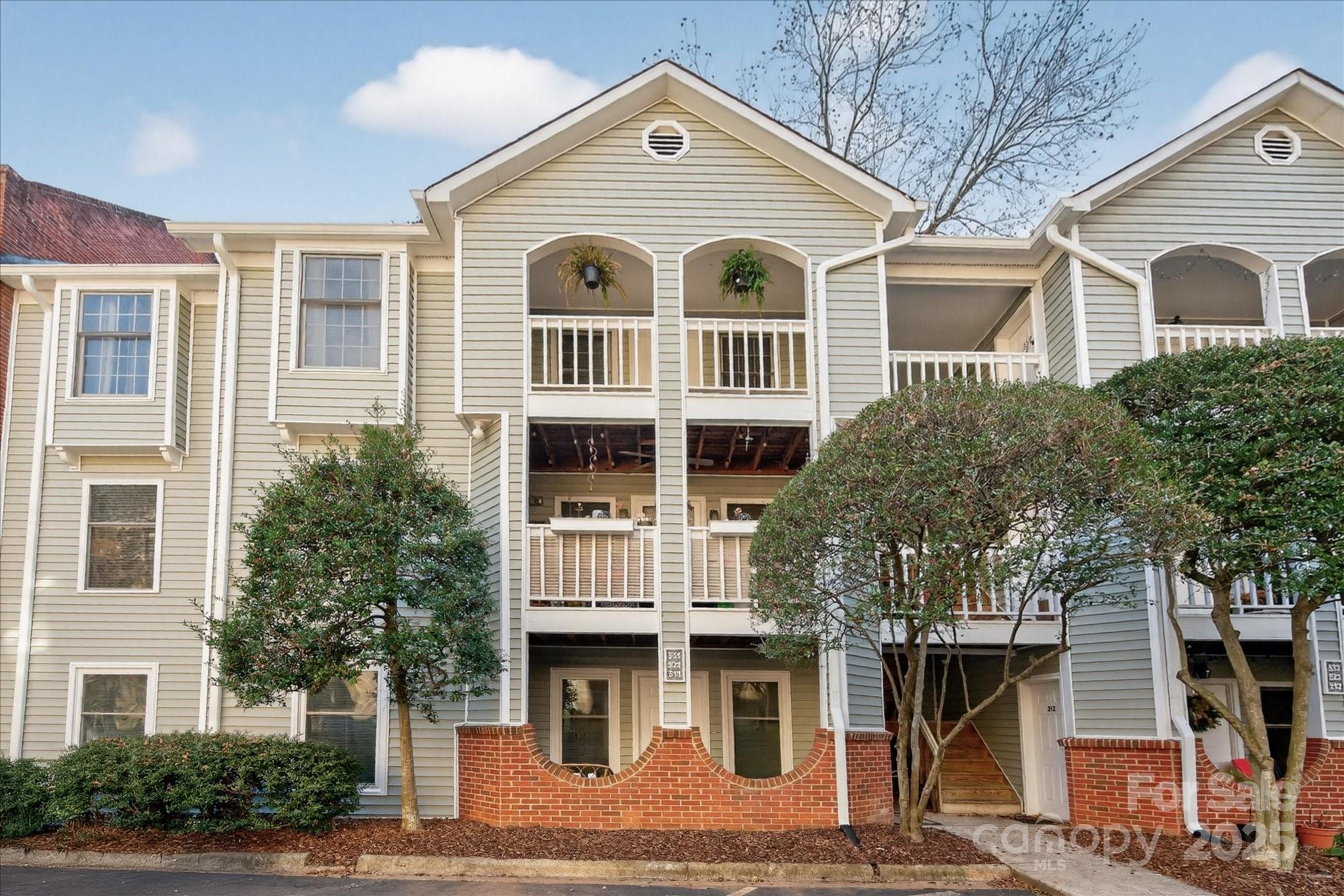 Home for sale at 430 Queens Road311, Charlotte, NC — photo 1 of 20