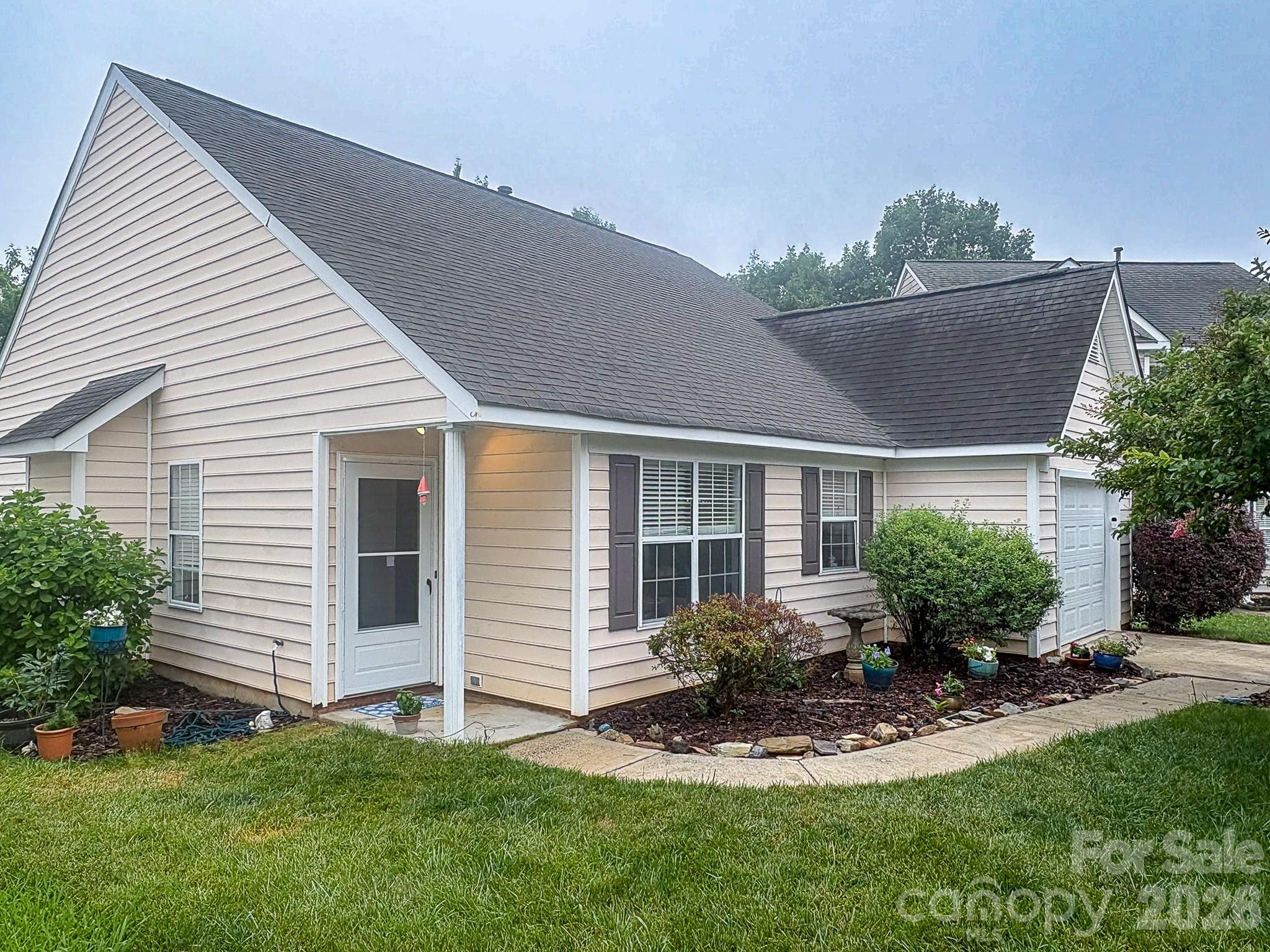 5702 Vine Court21, Indian Trail, NC - photo 1 of 16