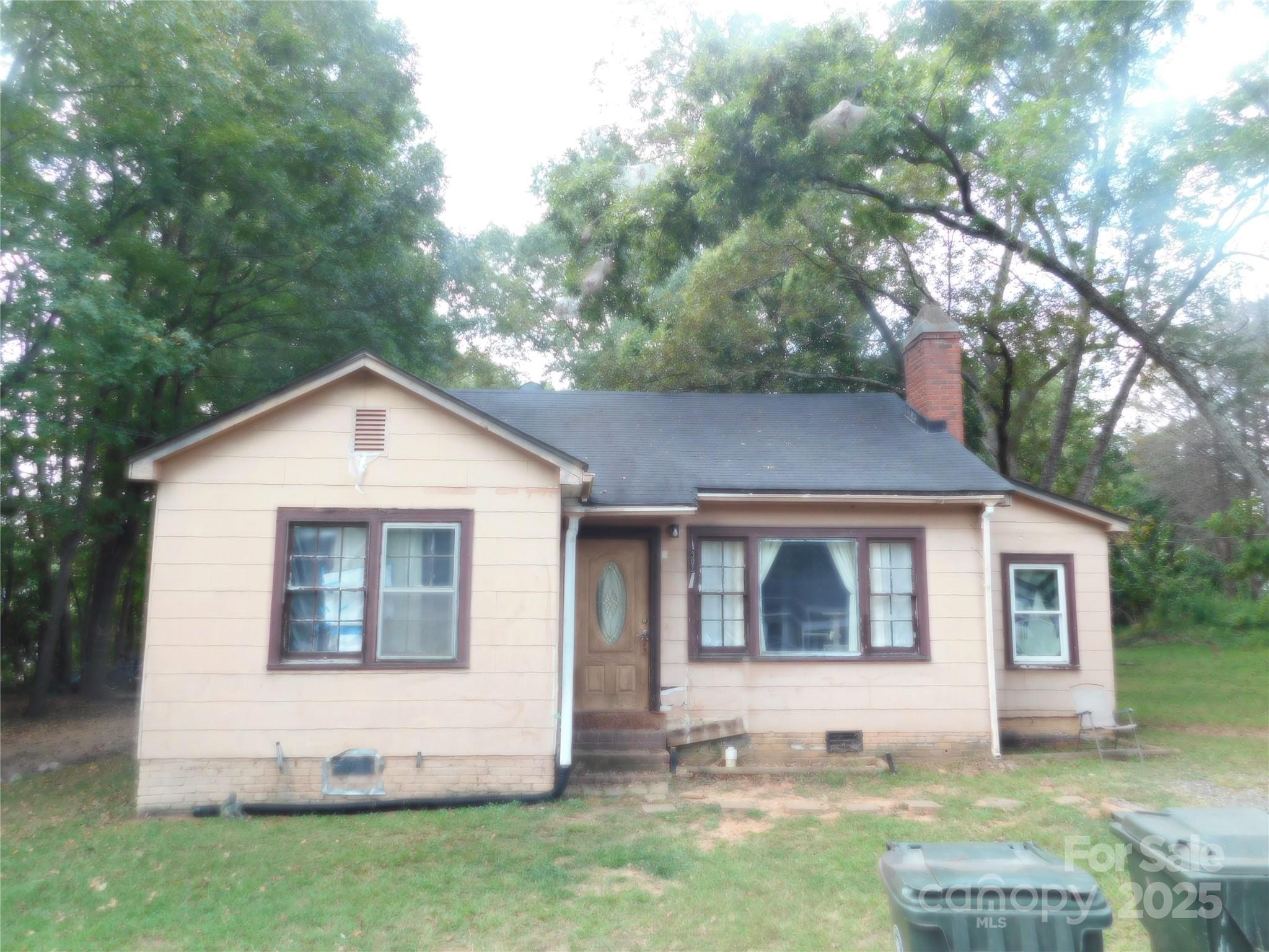 Exterior of 302 Hall Street, York, SC