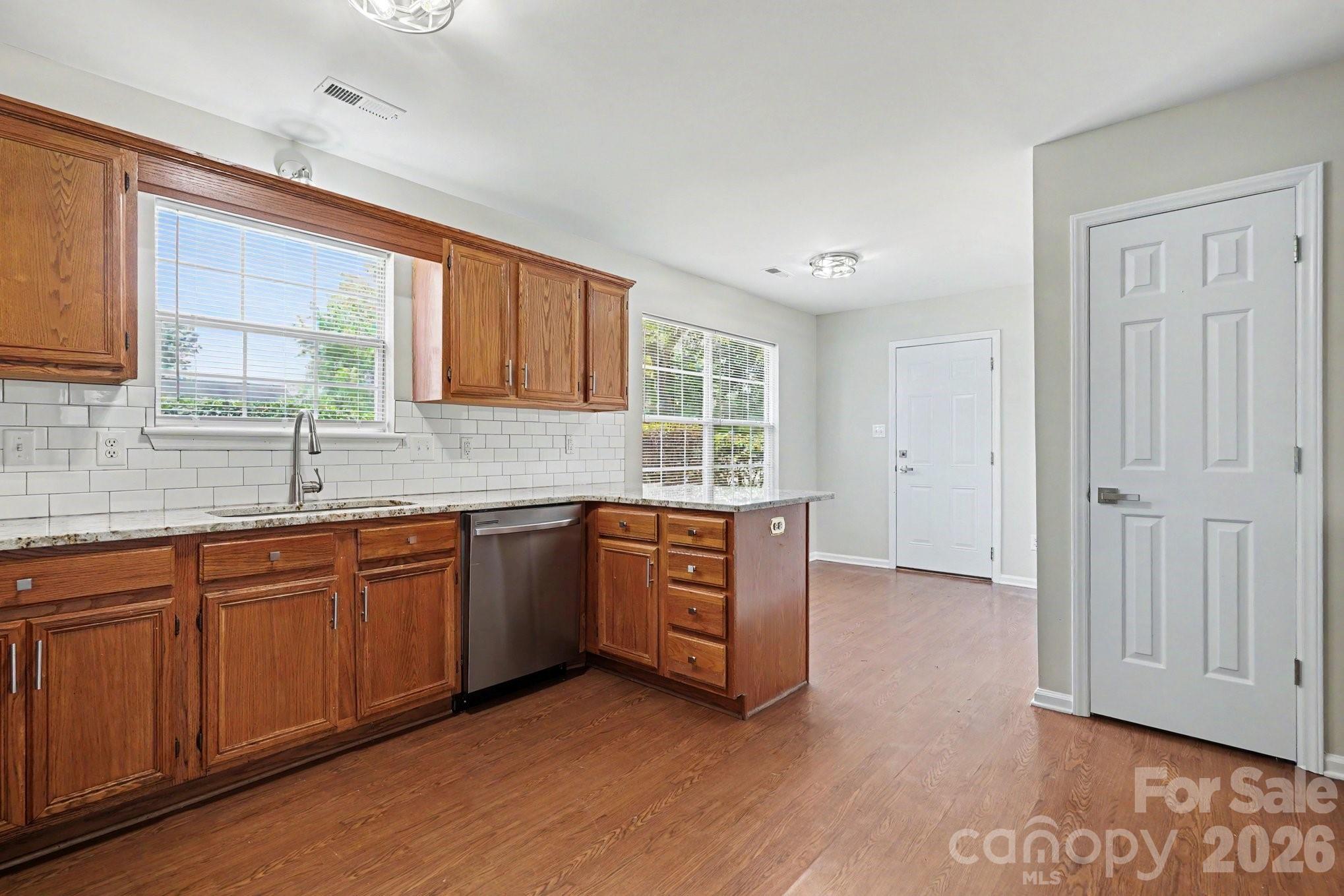 Home for sale at 7518 Prindle Lake Drive, Charlotte, NC — photo 7 of 24