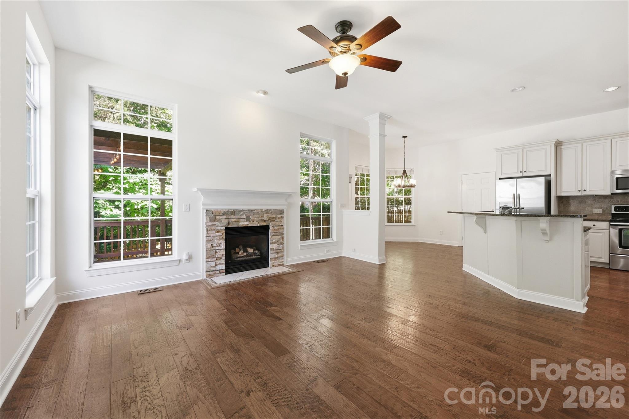 Home for sale at 6832 Charter Hills Road, Charlotte, NC — photo 8 of 28