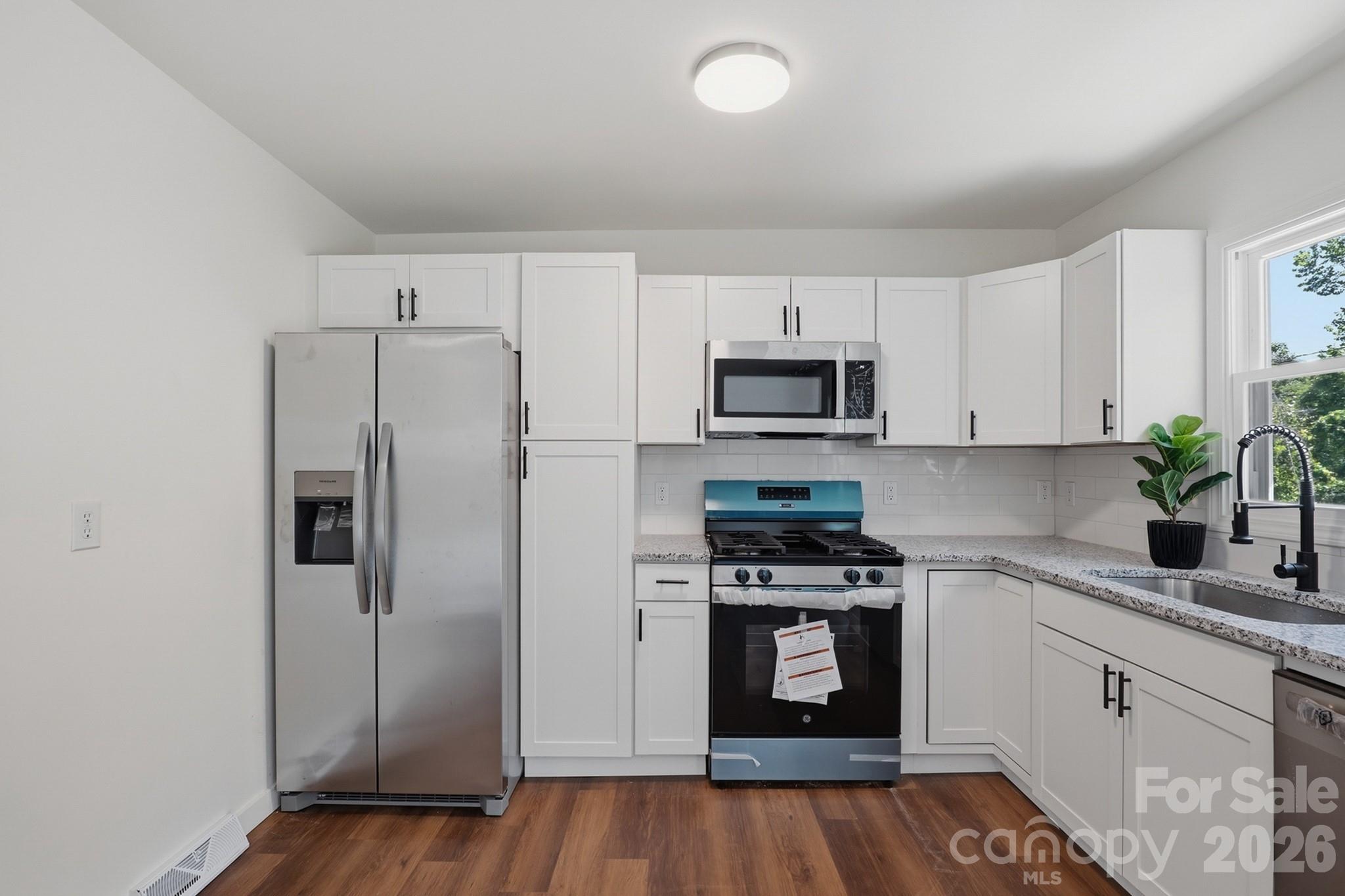 Photo 8 of 714 Bilmark Avenue, Charlotte, NC