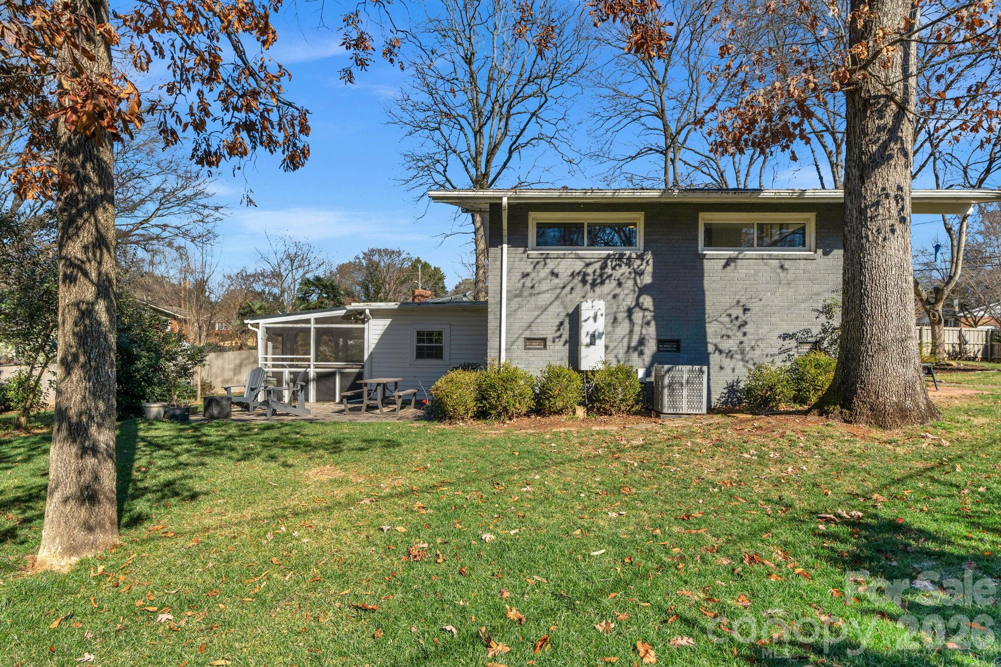 6038 Netherwood Drive, Charlotte, NC - photo 31 of 42