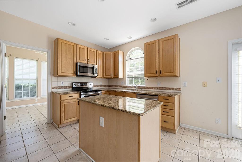 9512 Autumn Applause Drive, Charlotte, NC - photo 15 of 49