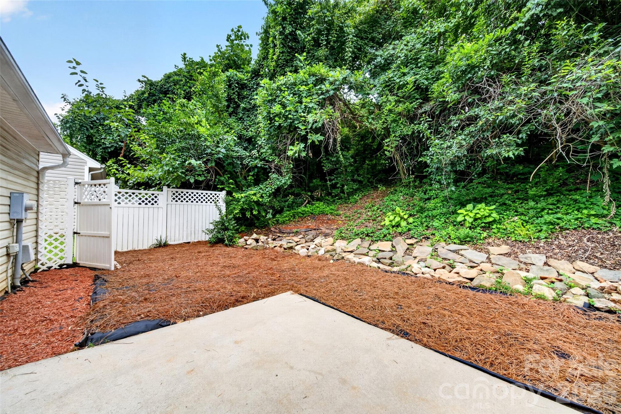 Home for sale at 4627 Victory Lane, Charlotte, NC — photo 38 of 39