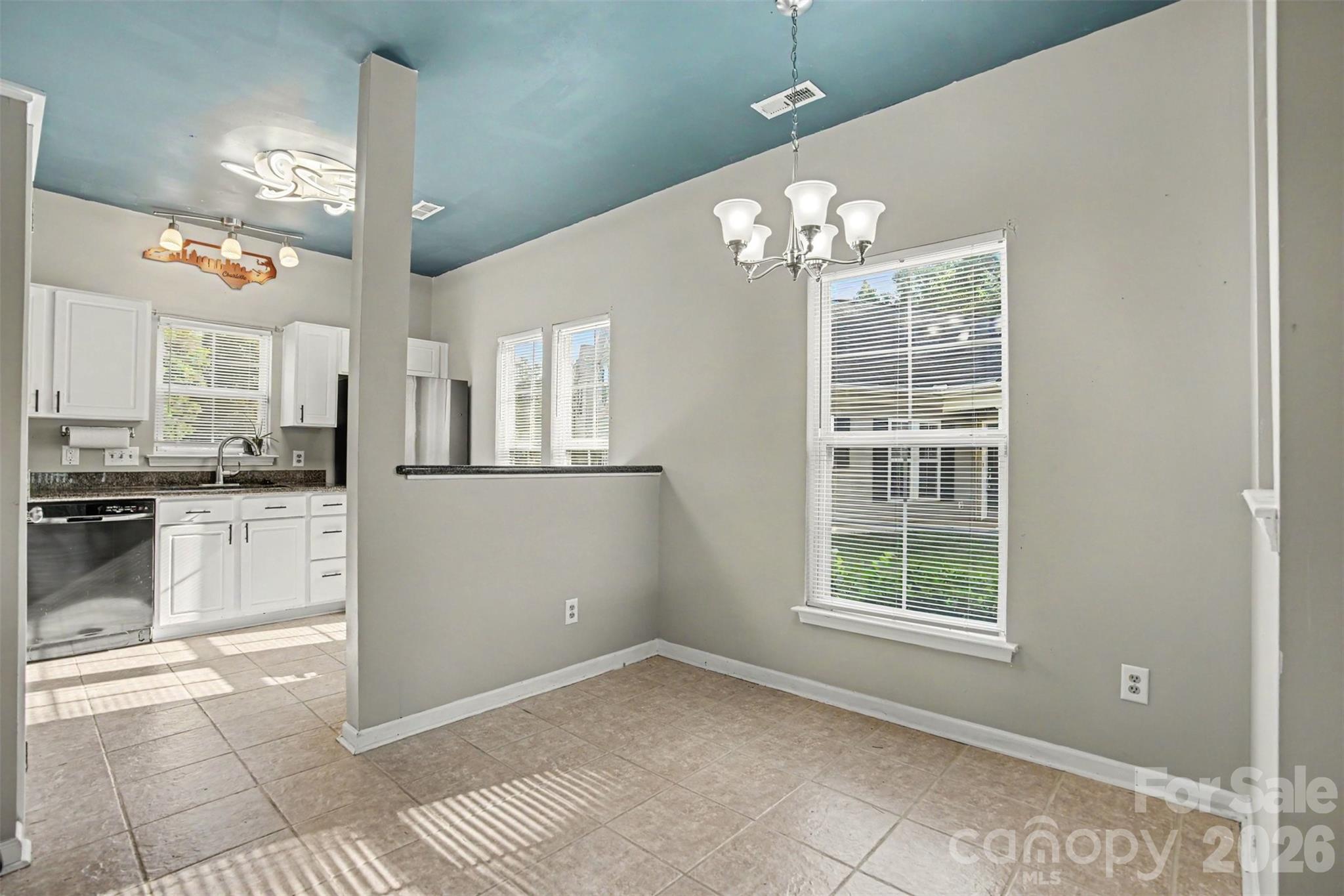 8917 Cinnabay Drive, Charlotte, NC - photo 5 of 16