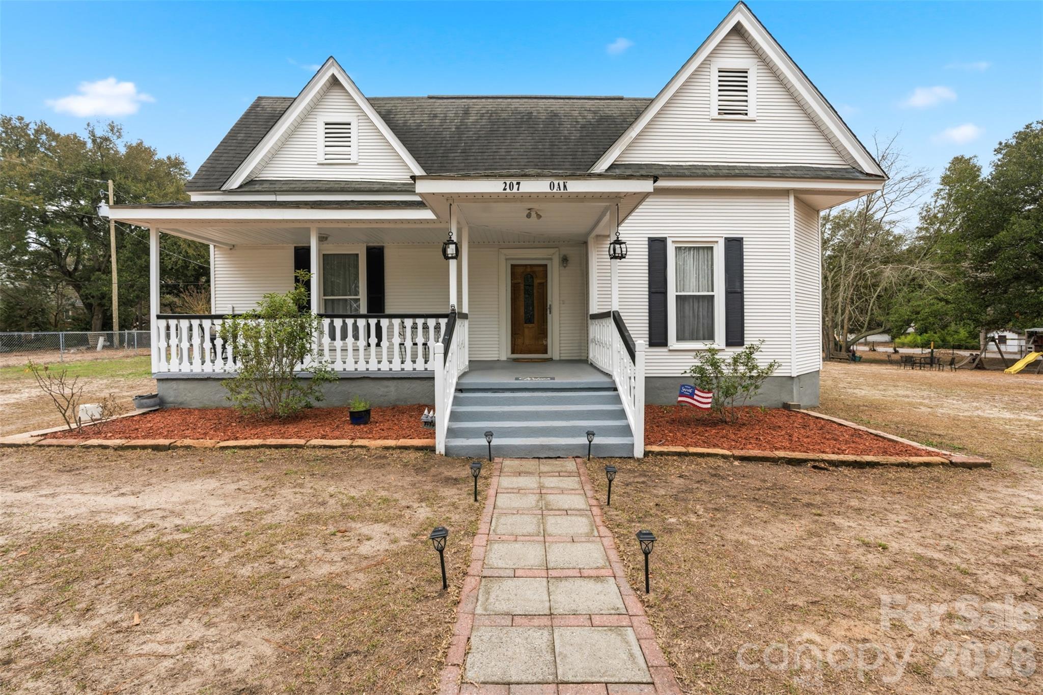 207 Oak Avenue, Hamlet, NC