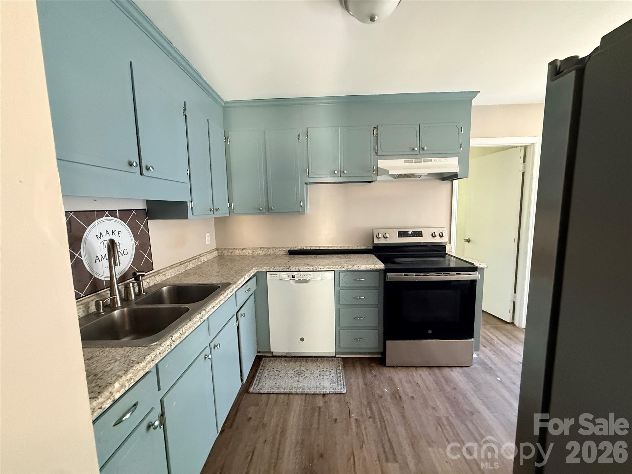 Photo 4 of 1120 Claremont Road, Charlotte, NC