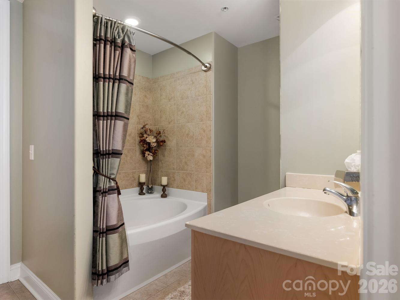 Photo 14 of 4620 Piedmont Row Drive406, Charlotte, NC