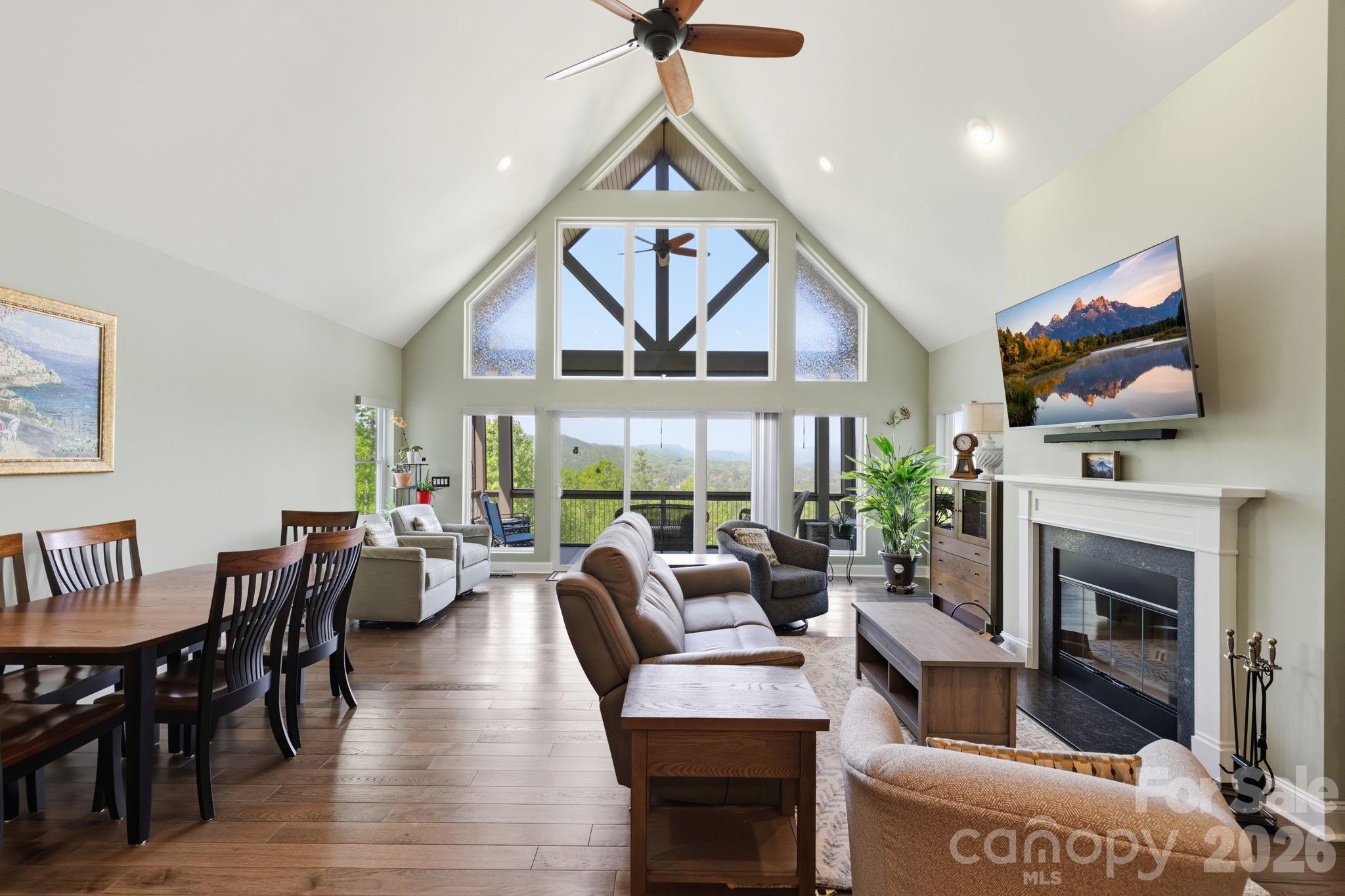 467 Crystal Heights Drive, Hendersonville, NC - photo 16 of 44