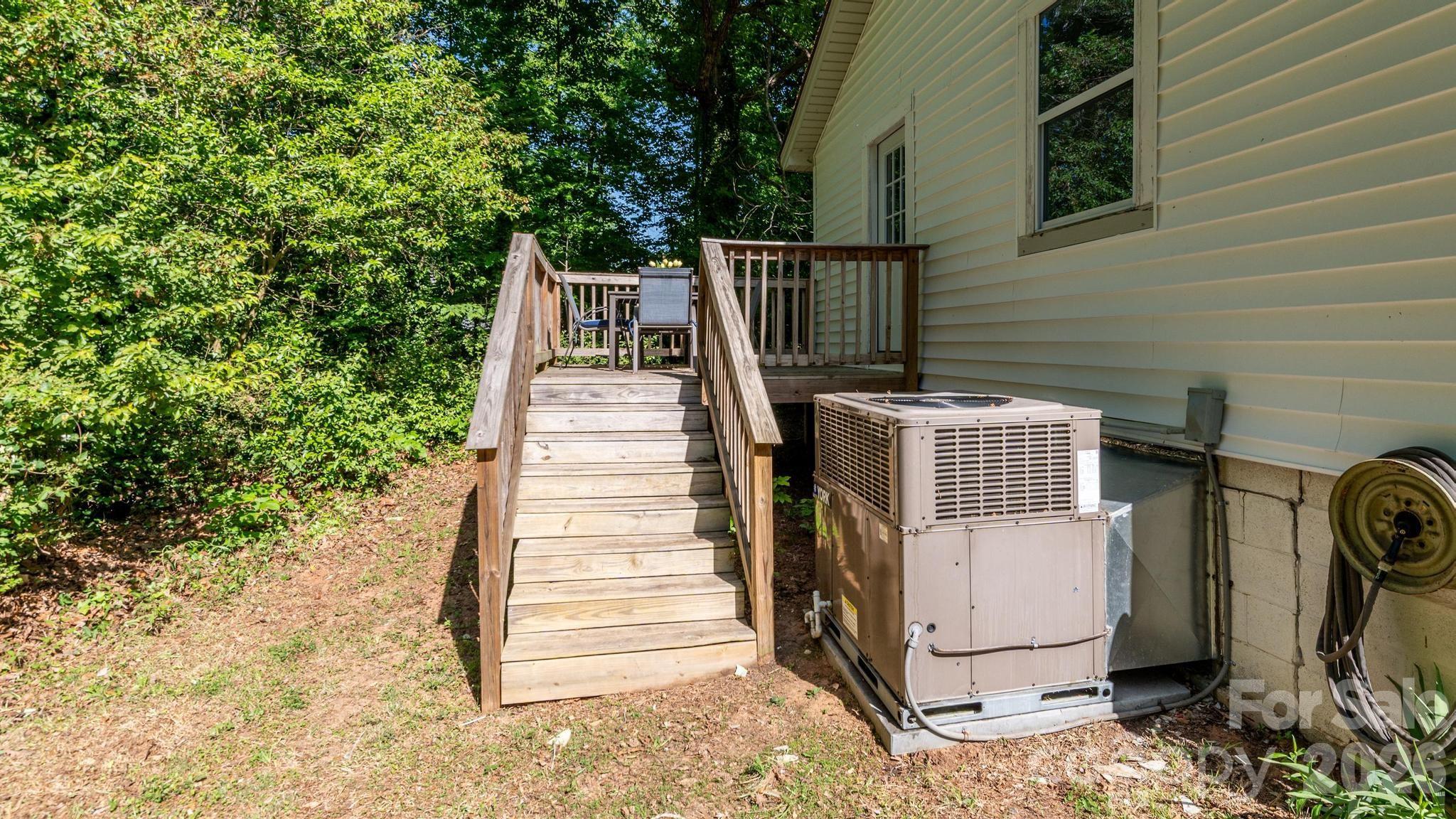 Photo 11 of 3828 Oakwood Road, Charlotte, NC