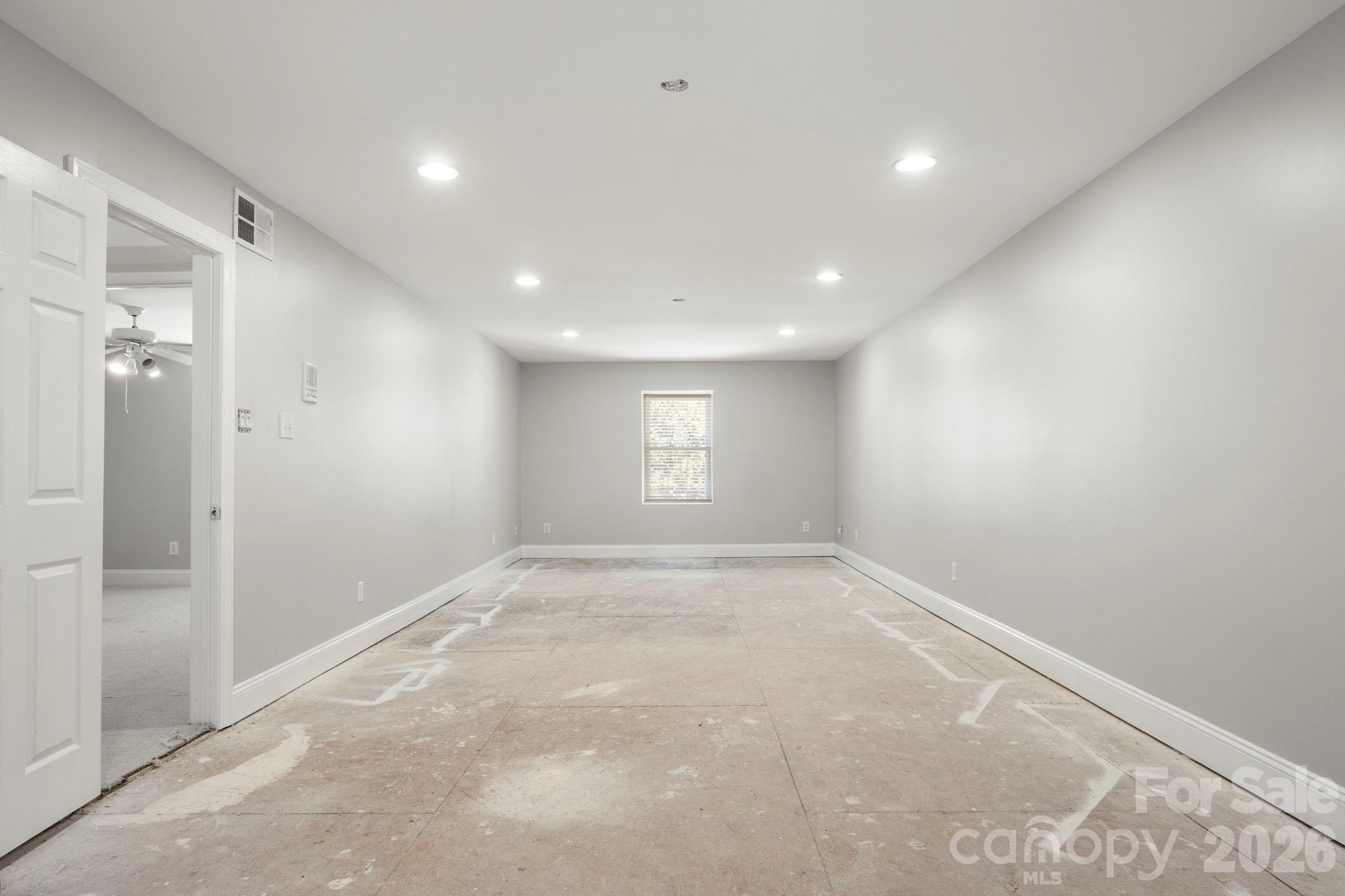 Photo 25 of 6116 Old Providence Road, Charlotte, NC