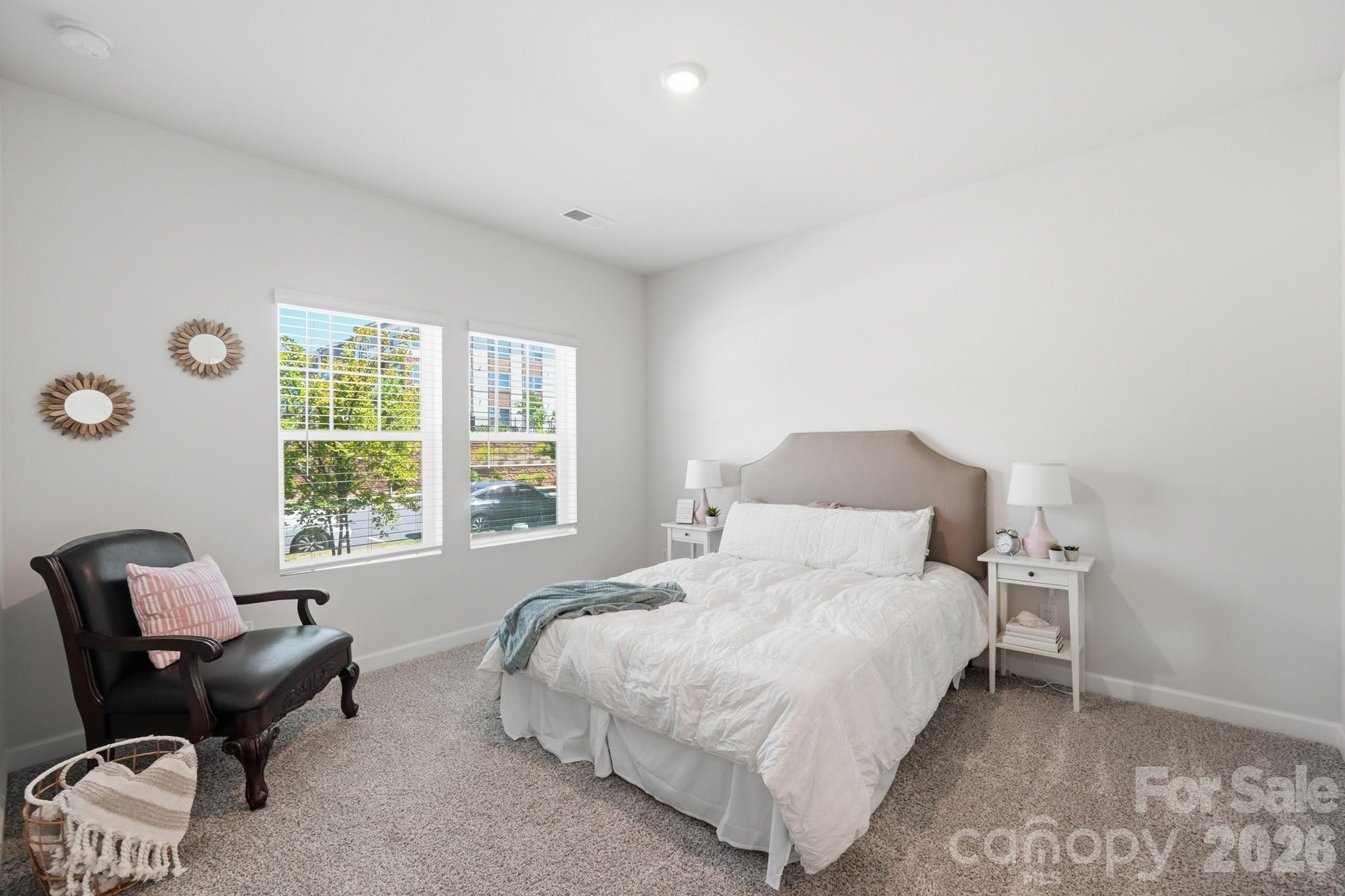 3742 Memorial Parkway, Charlotte, NC - photo 5 of 27