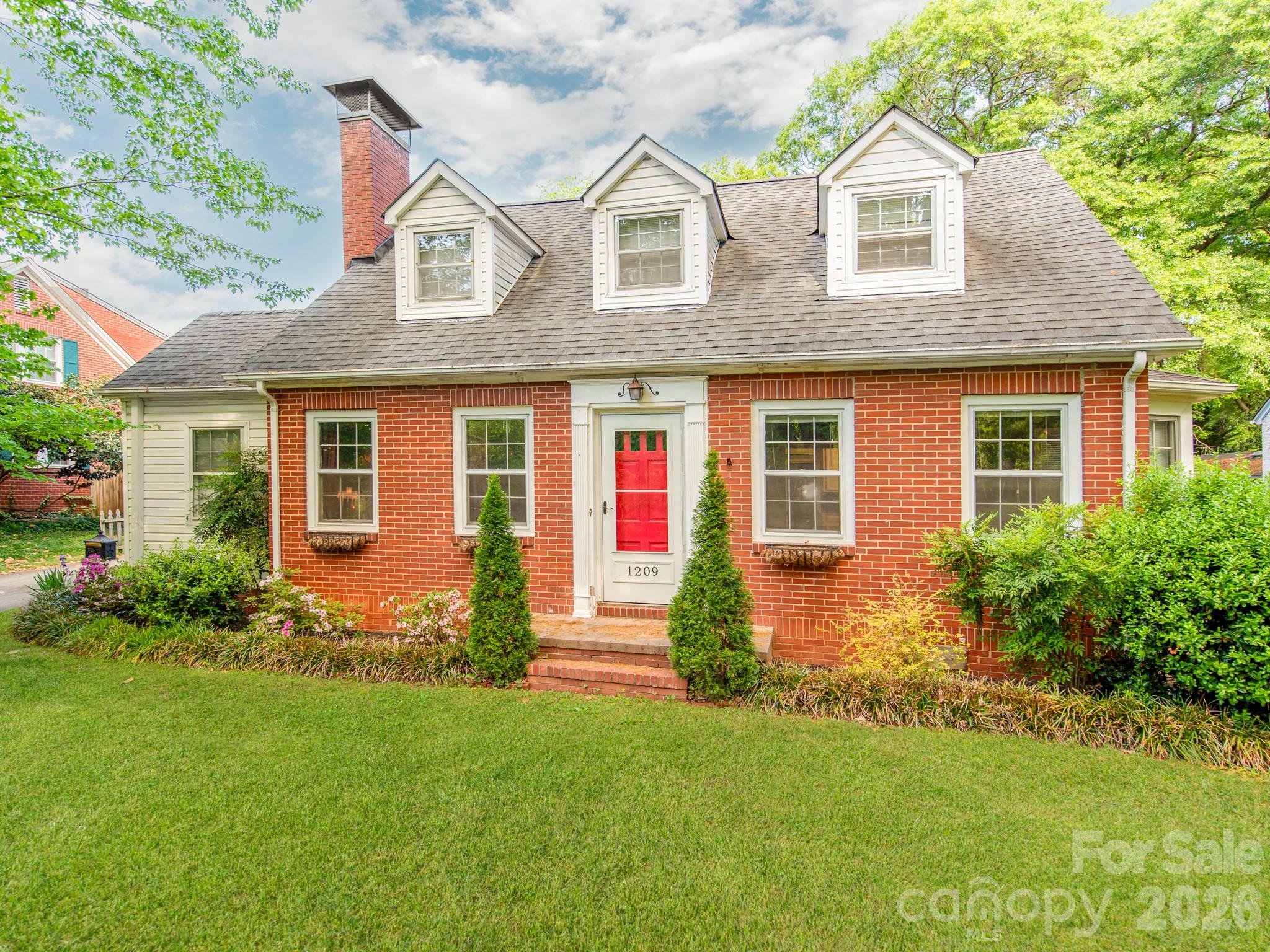 1209 Oakwood Avenue, Gastonia, NC - photo 4 of 34