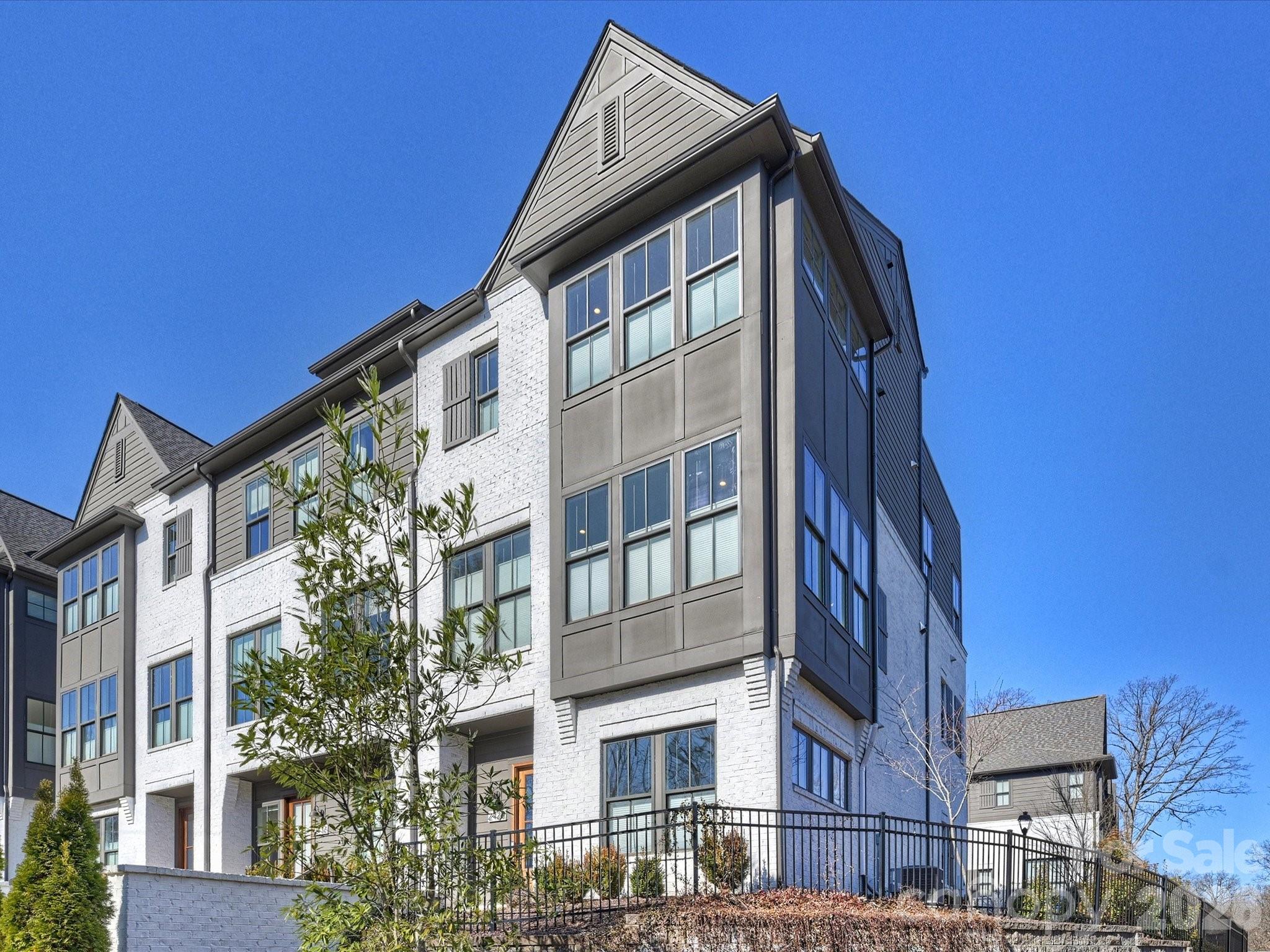 2428 Runnymede Lane, Charlotte, NC