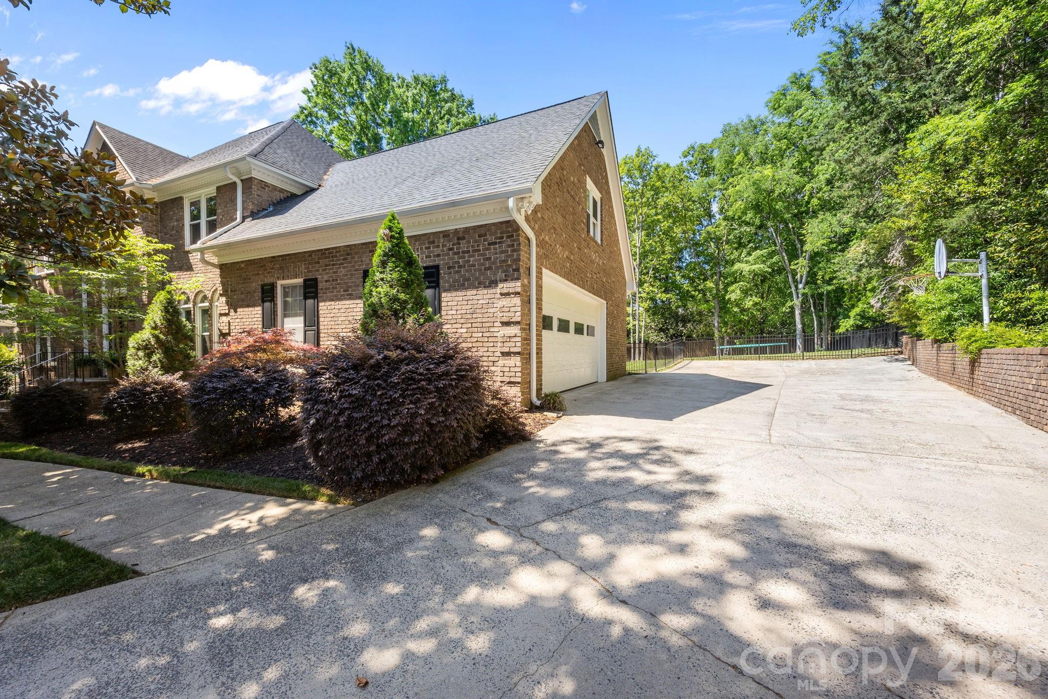 Photo 3 of 2234 Queensland Drive, Charlotte, NC