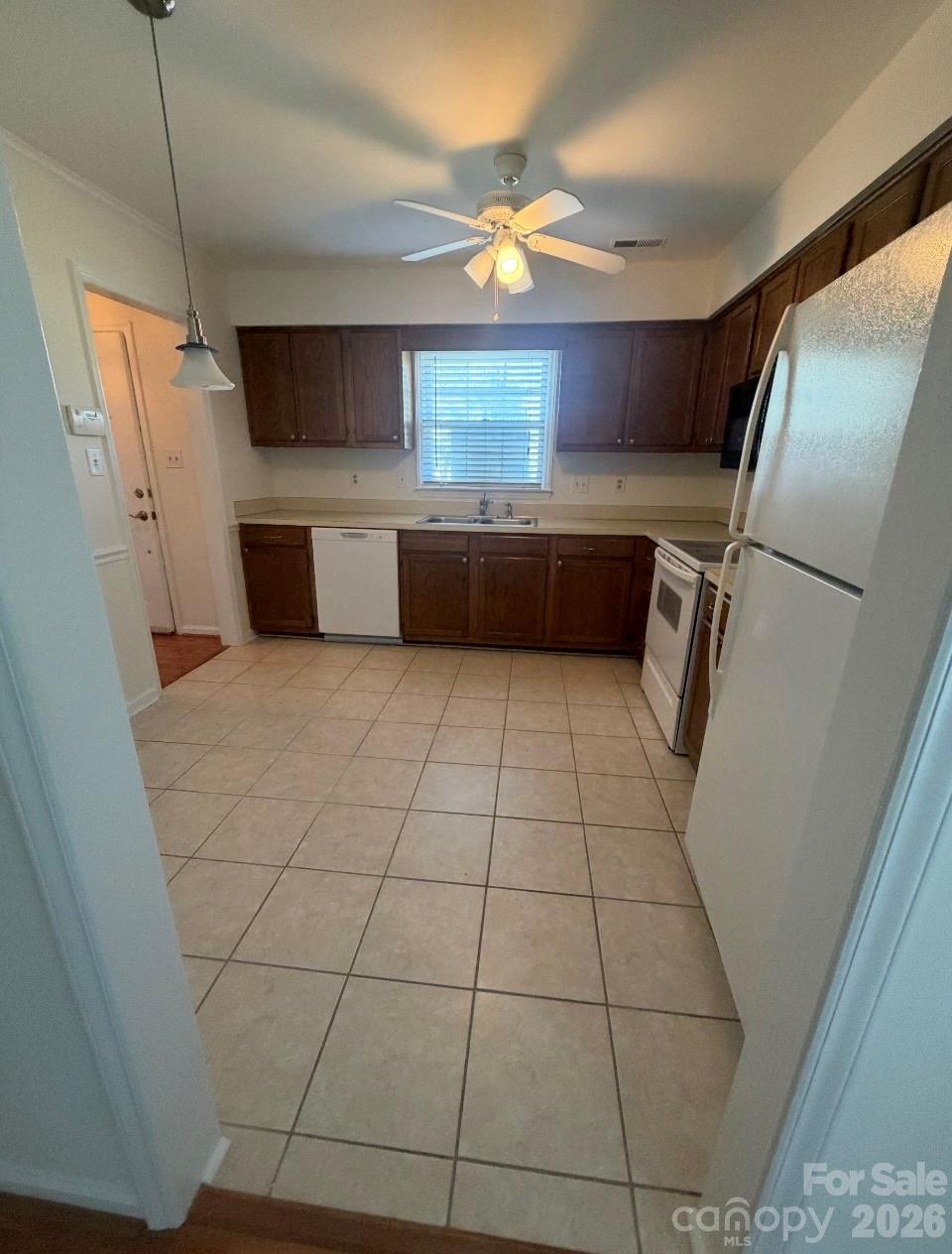 Photo 8 of 10910 Winterbourne Court, Charlotte, NC