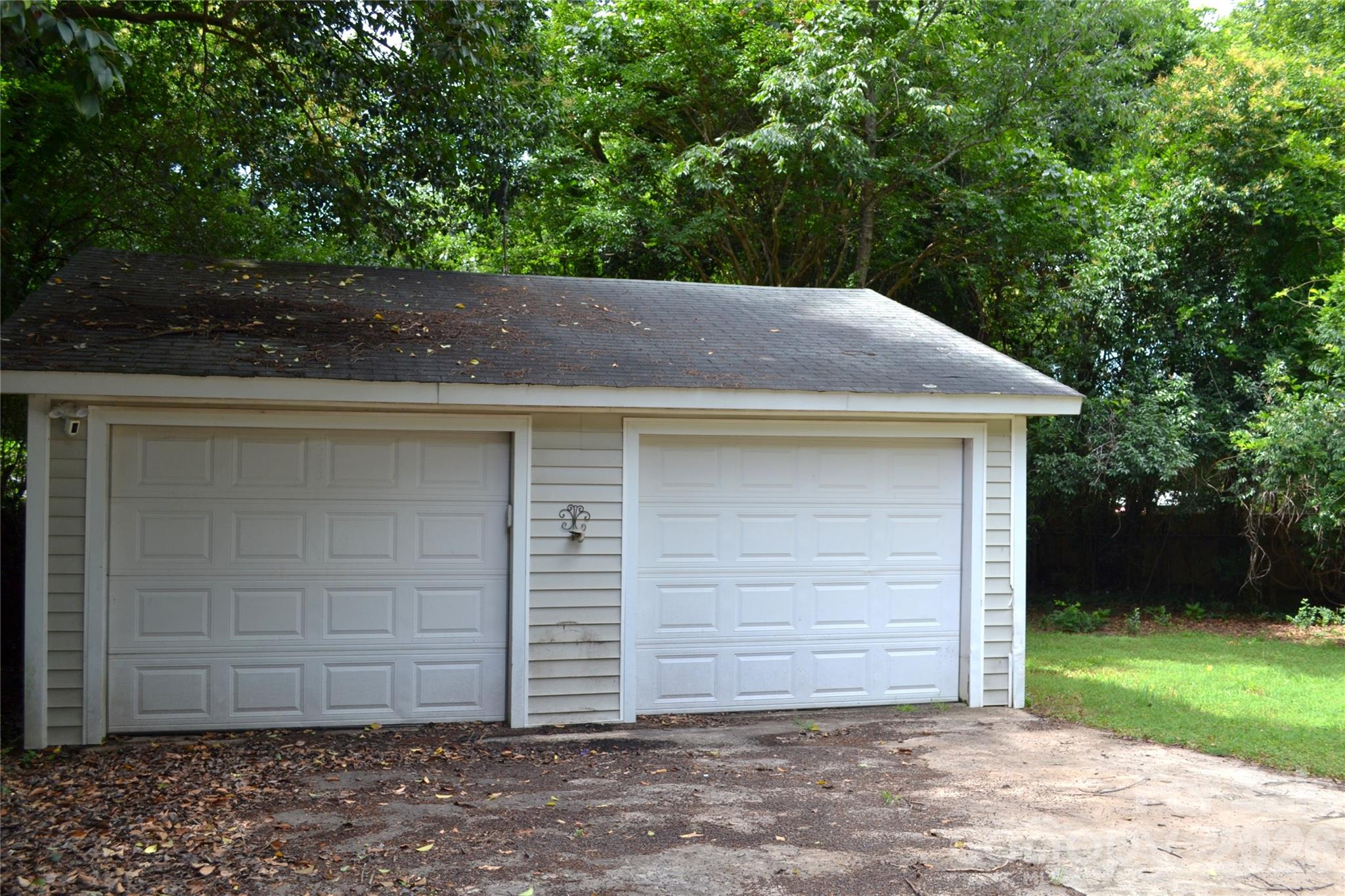 Photo 3 of 827 Mohigan Street, Charlotte, NC
