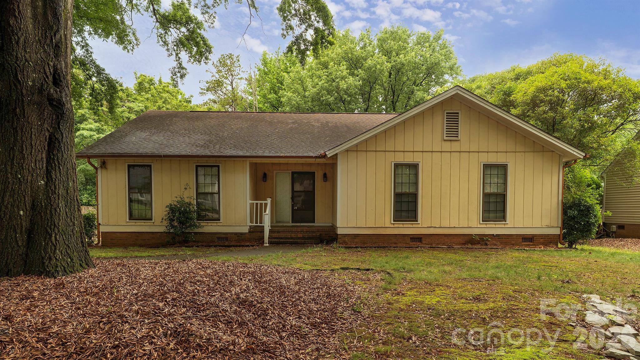 Home for sale at 1141 Cameo Court, Charlotte, NC — photo 1 of 19