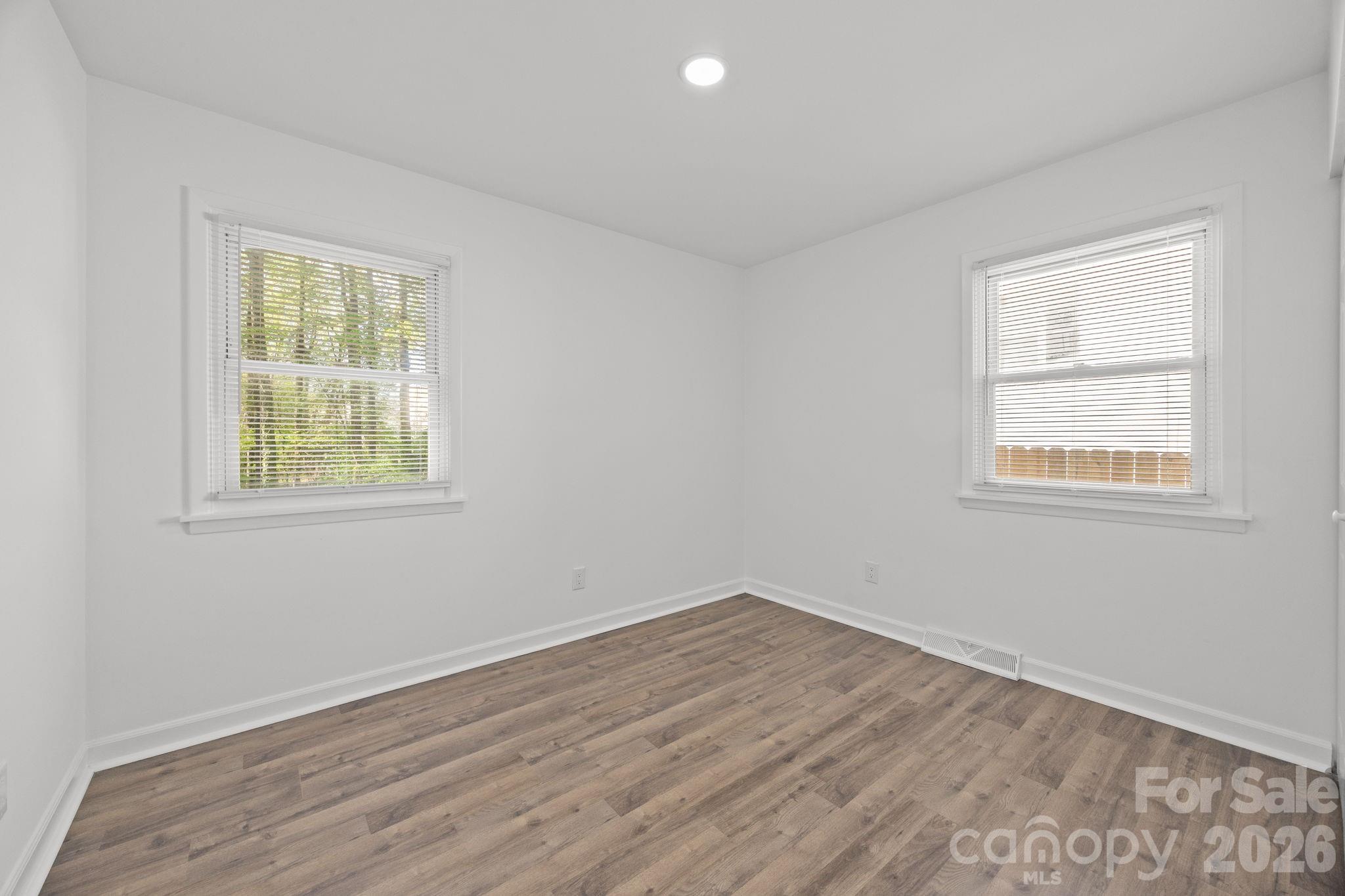 Photo 9 of 2309 Longleaf Drive, Charlotte, NC